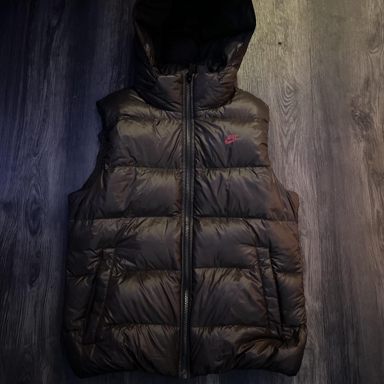 Nike puffer vest L in womens S in mens - Depop