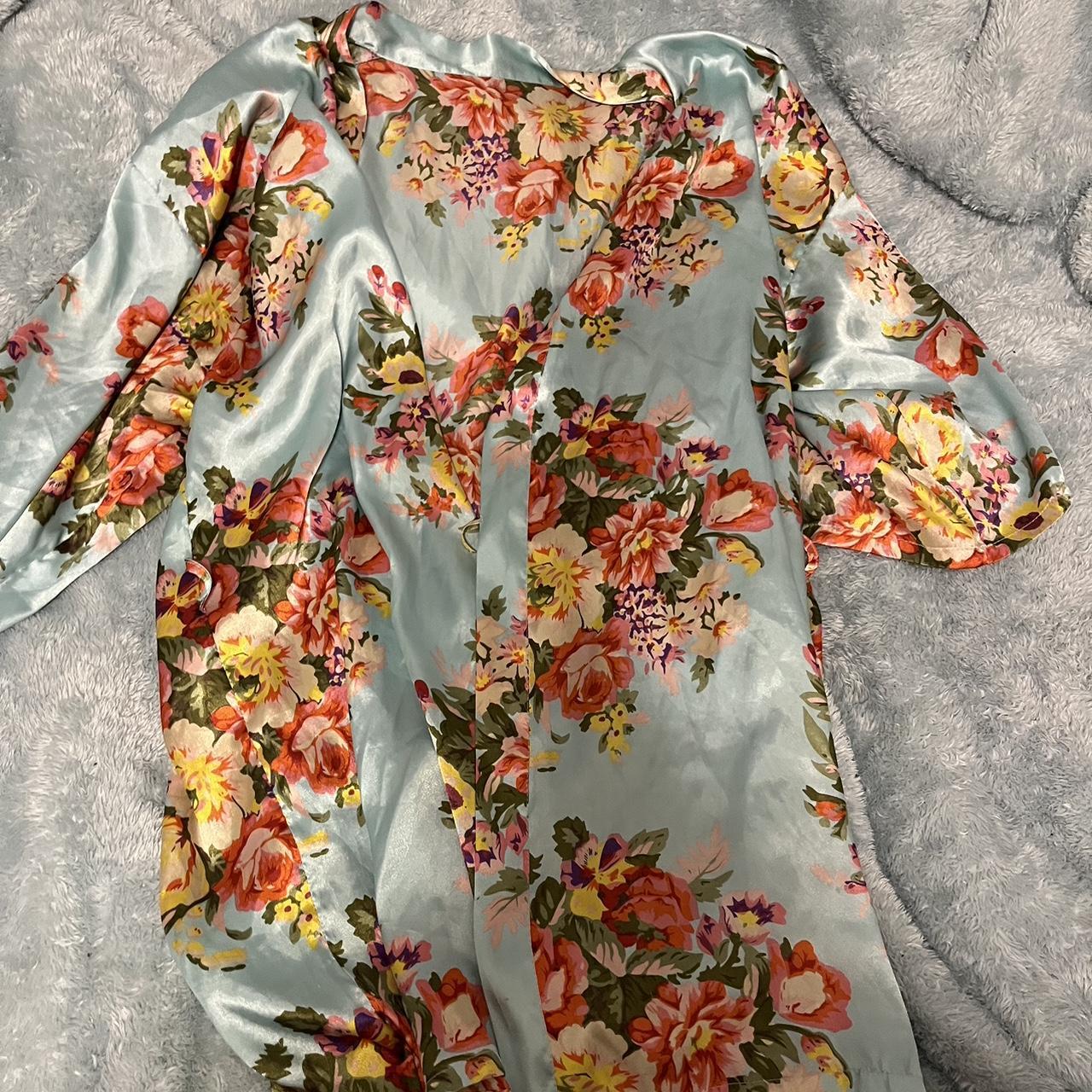 Green Floral Silk robe. Super soft and silky. Works... - Depop