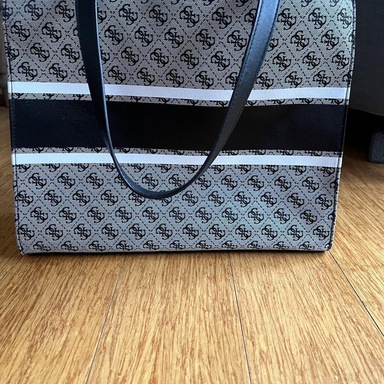 Medium sized Guess hand bag. In near perfect... - Depop