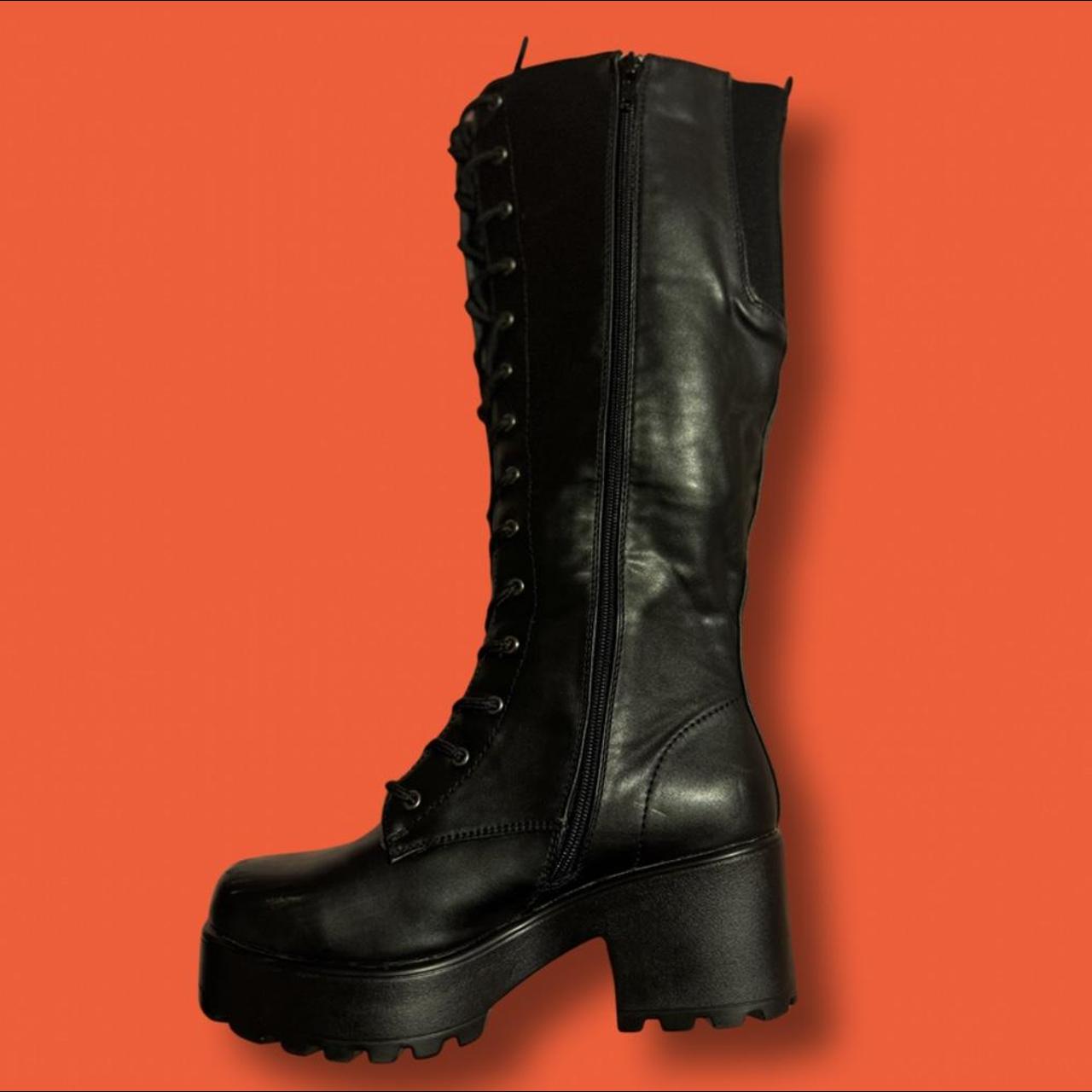 These lace up knee-high combat boots are perfect to... - Depop