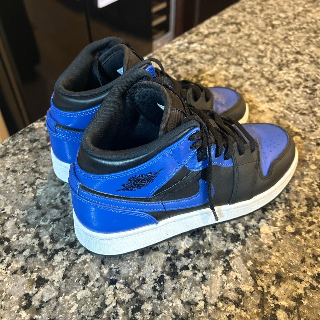 Hyper royal air Jordan 1s Size 5Y Only worn a few... - Depop