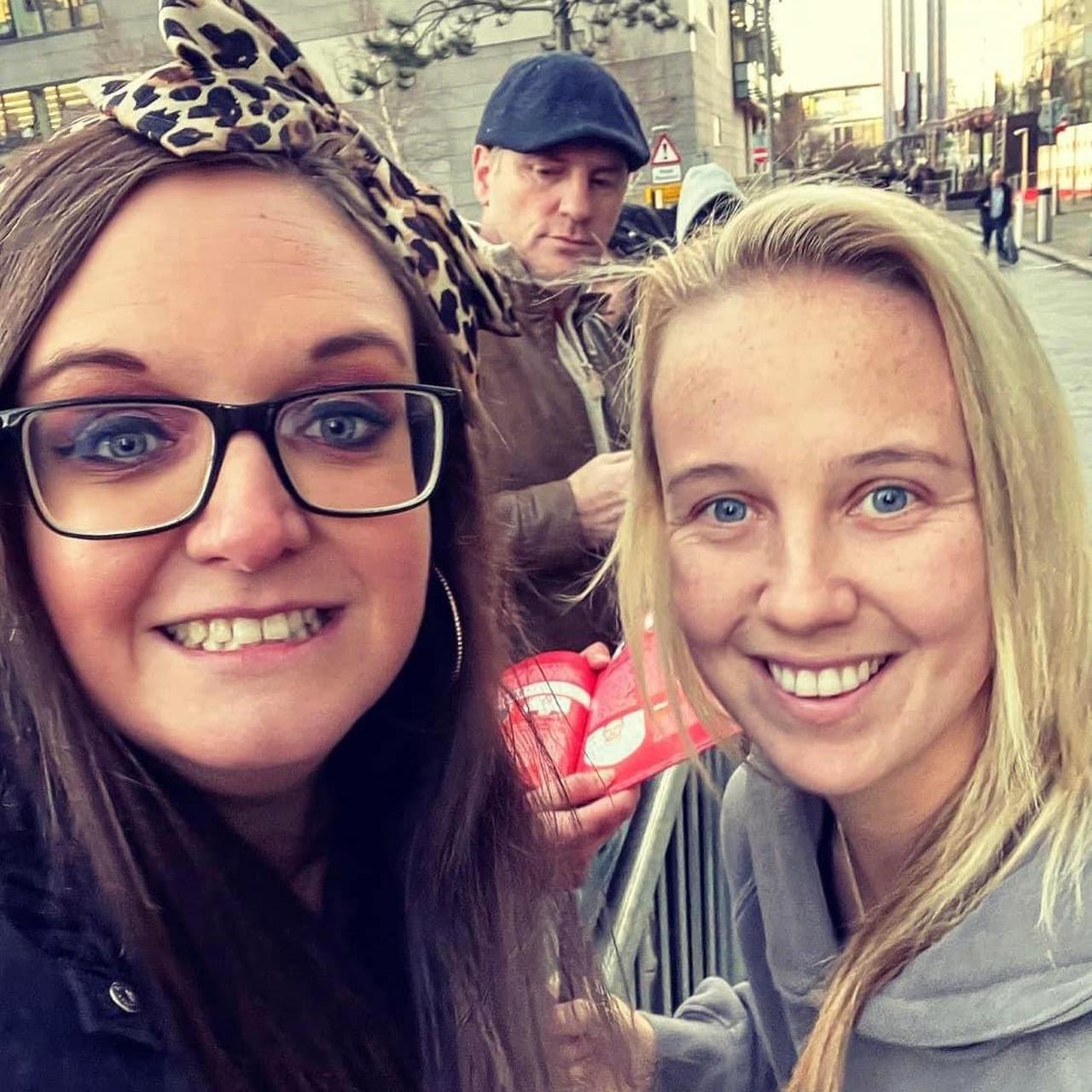 SIGNED BETH MEAD AUTOGRAPHED PHOTO ️⭐️ Hand Signed... - Depop