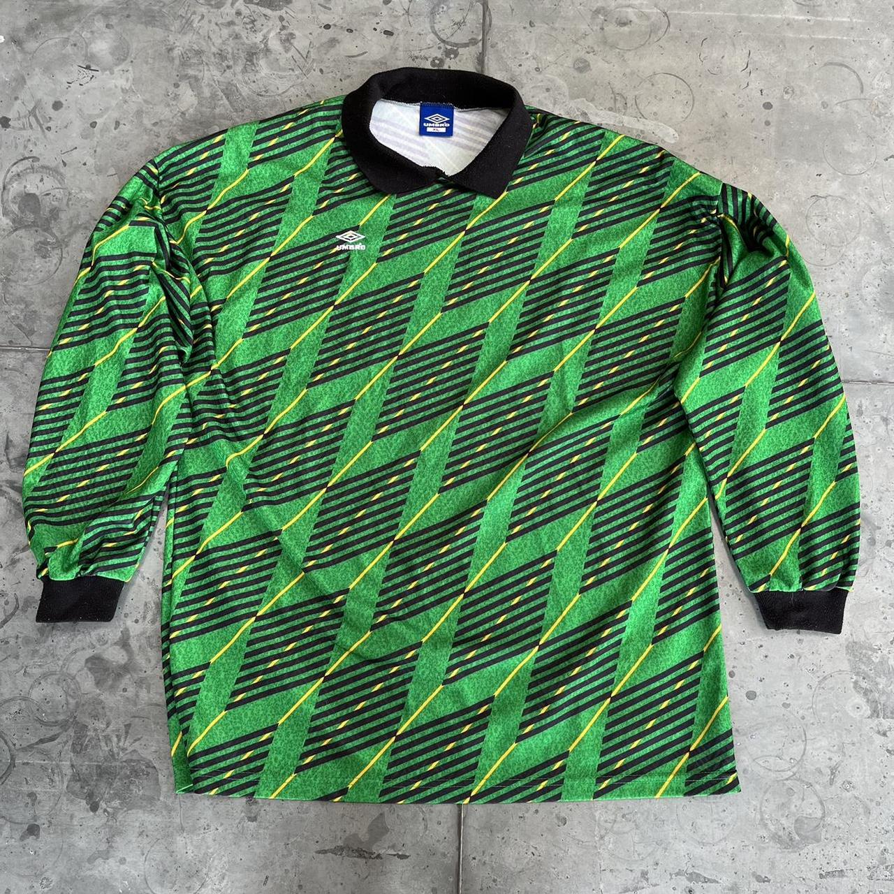 Vintage Umbro football shirt No major flaws Size XL - Depop