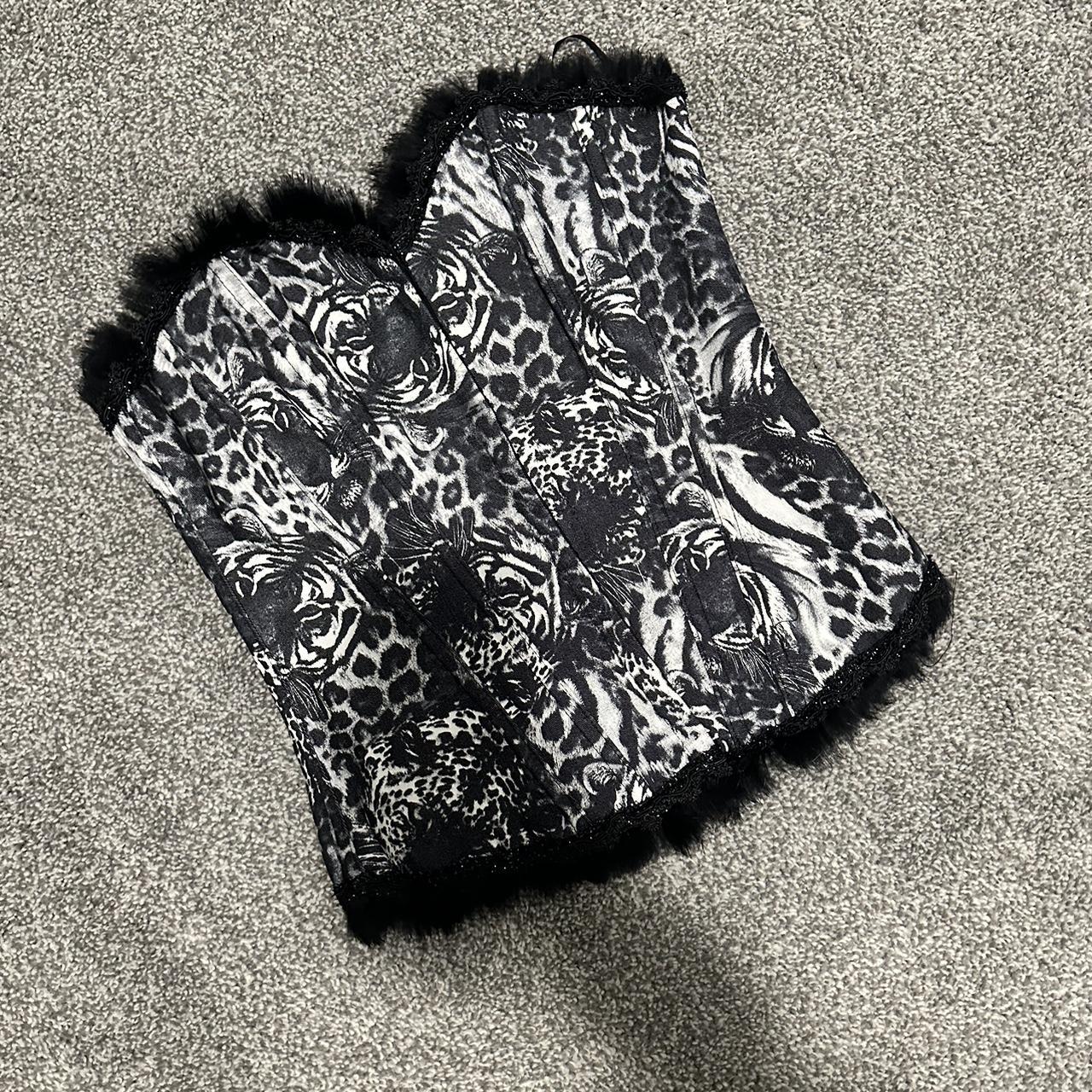 CUTE B&W TIGER CORSET ! 🤍🖤 - Depop