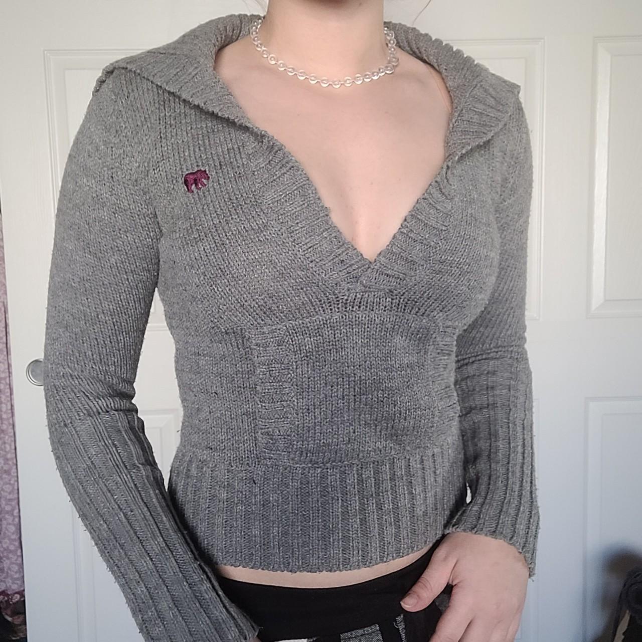 Early 2000 Vintage grey crop sweater Perfect... - Depop
