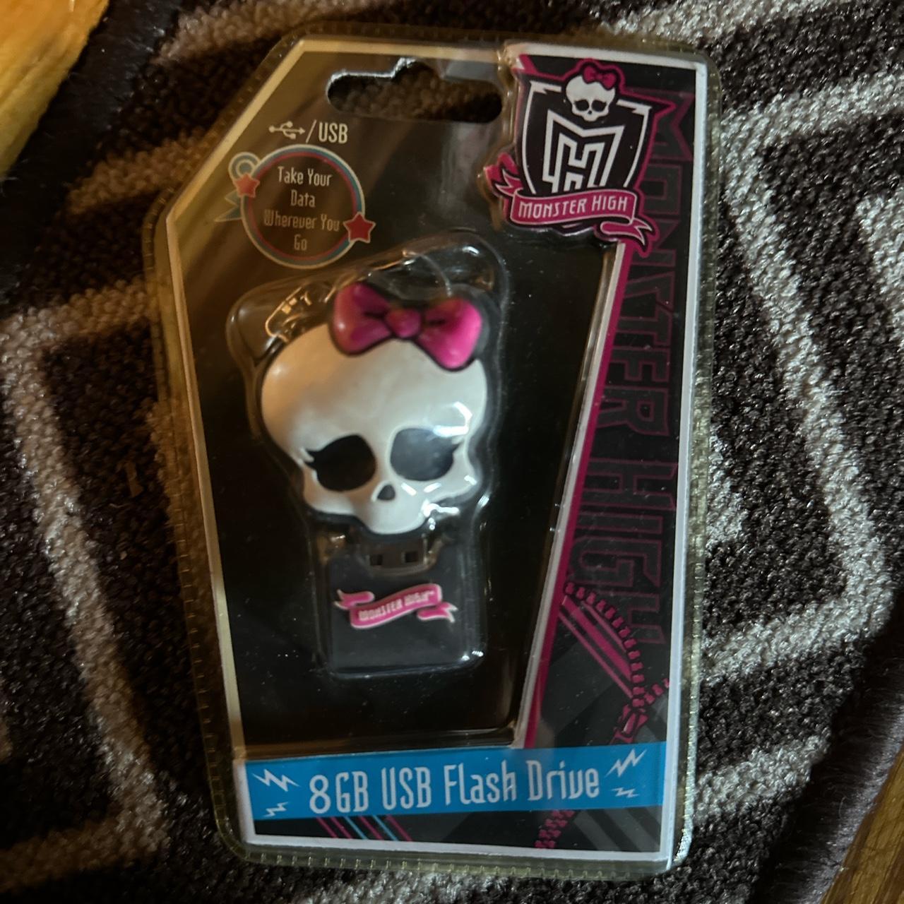 Monster High Flashdrive from the 2000s ️ - Depop