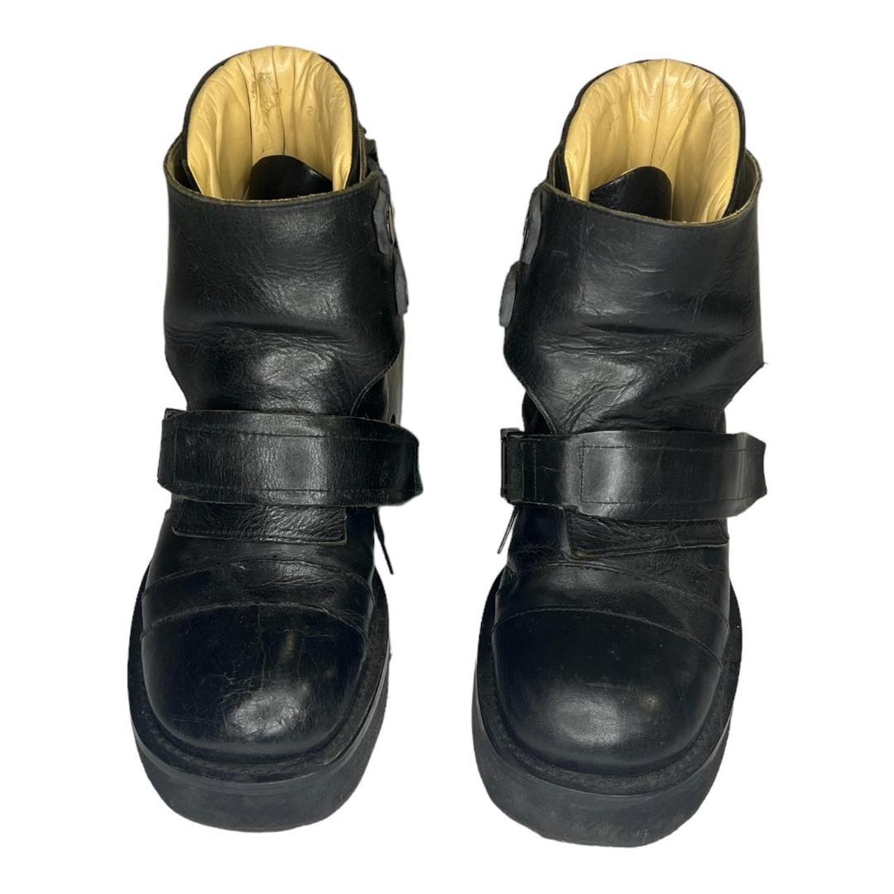 20471120 Boots Size 7 - Depop