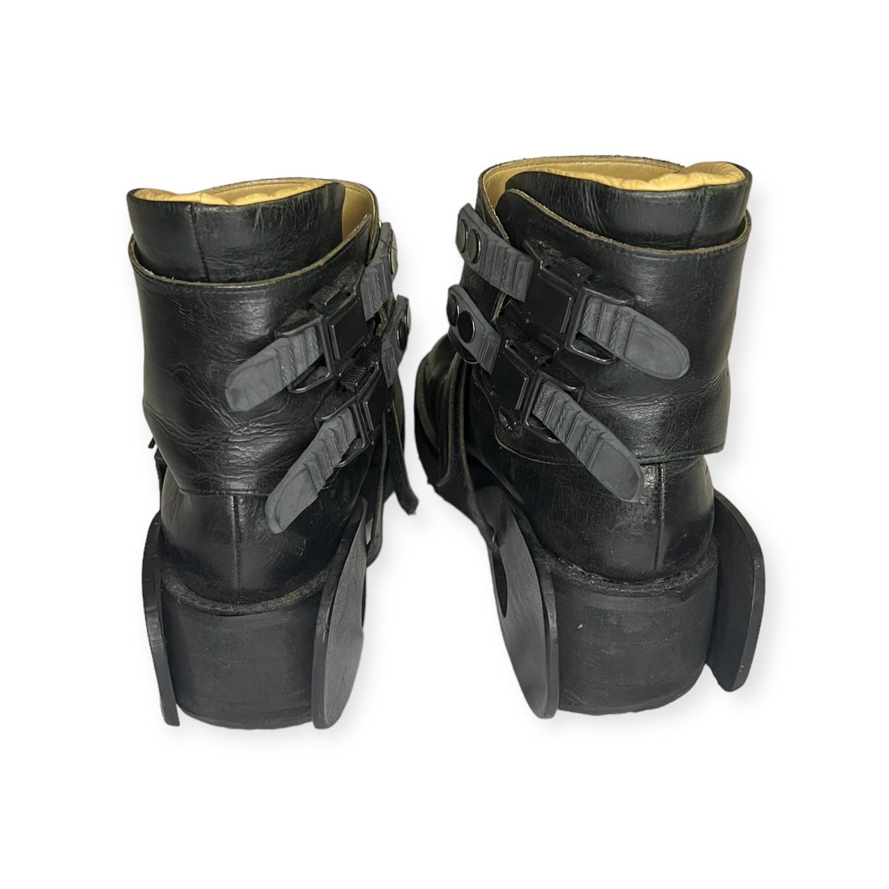 20471120 Boots Size 7 - Depop