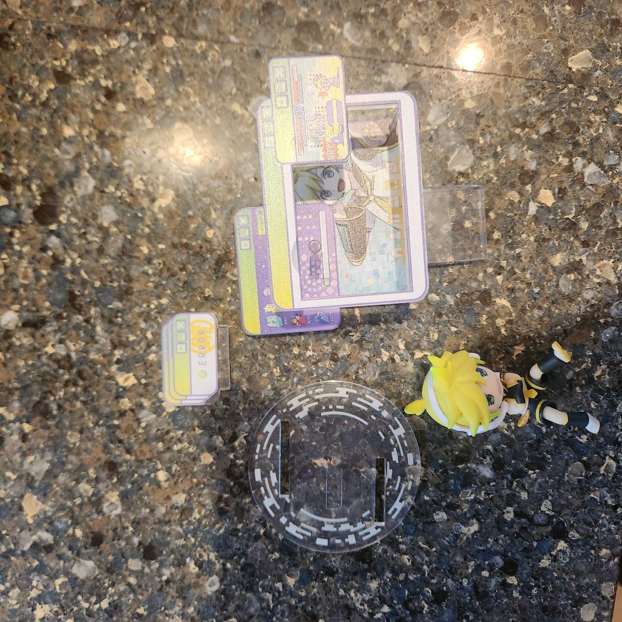 Kagamine Len screen mini figure does NOT come with... | Depop