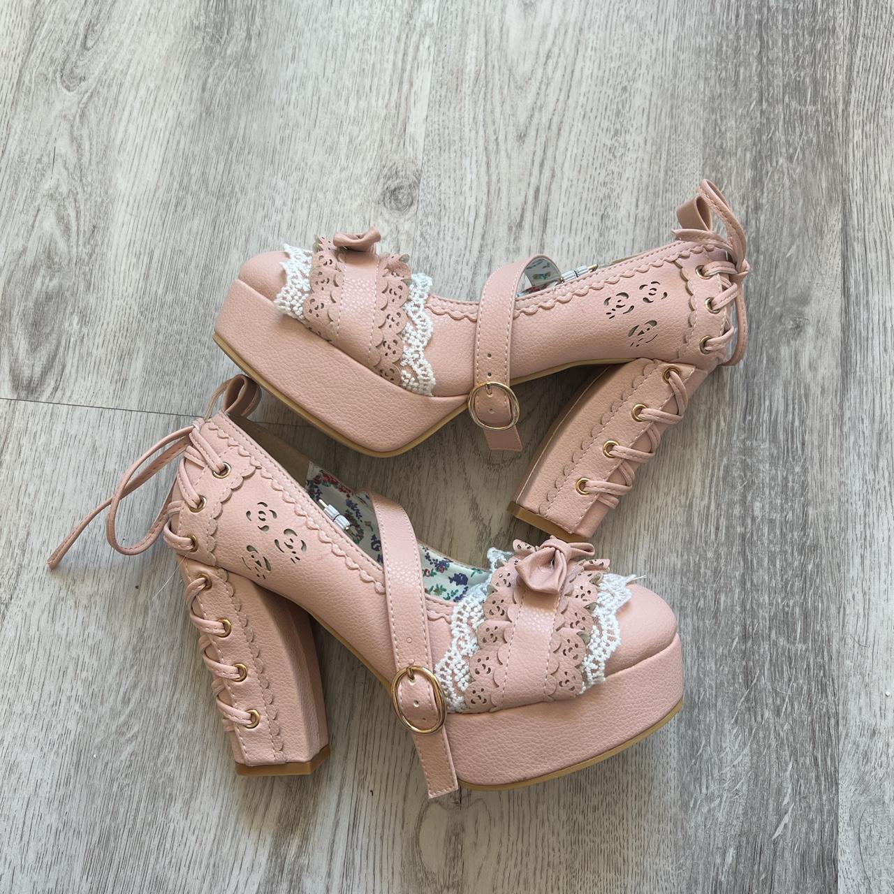 Women's Pink Courts | Depop
