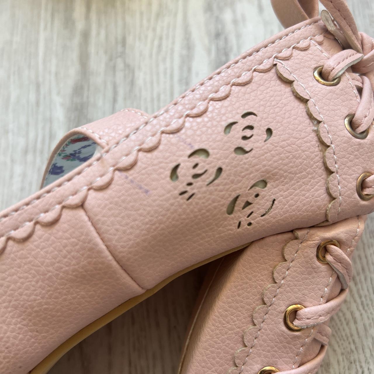 Women's Pink Courts | Depop