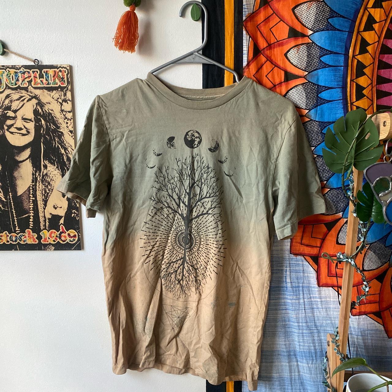 Earthbound hippie tree of life shirt size small... - Depop