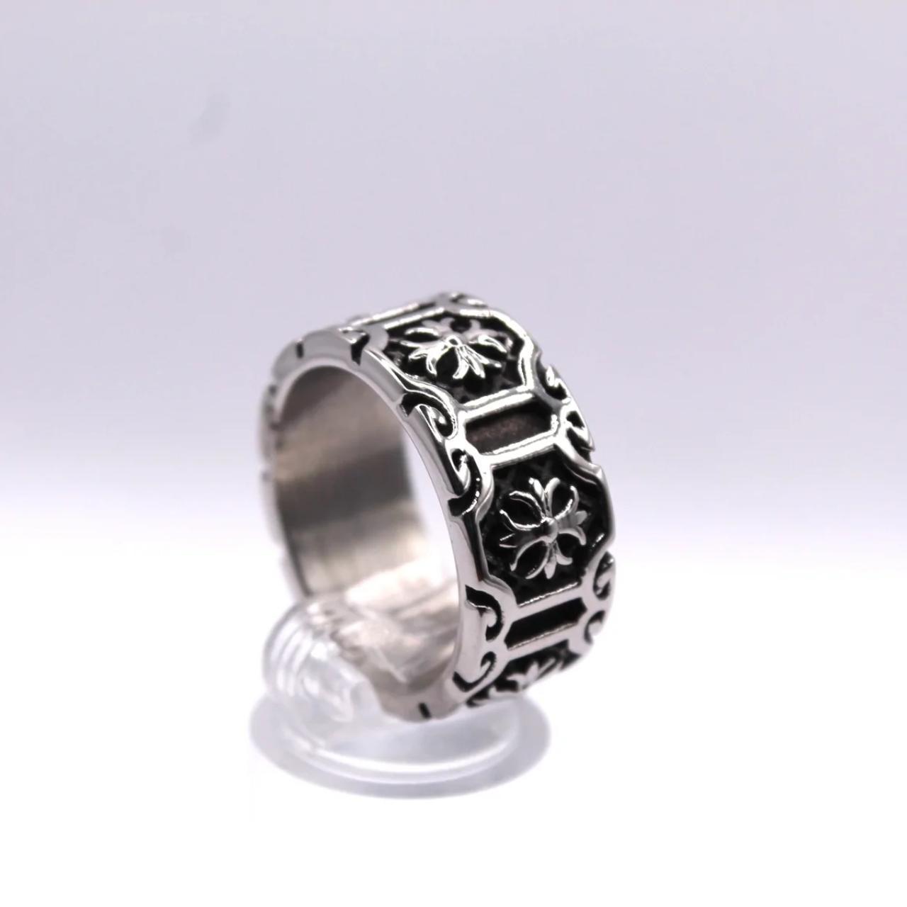 AXEL Ring Size: 9-12 Gothic ring with chrome heart... - Depop