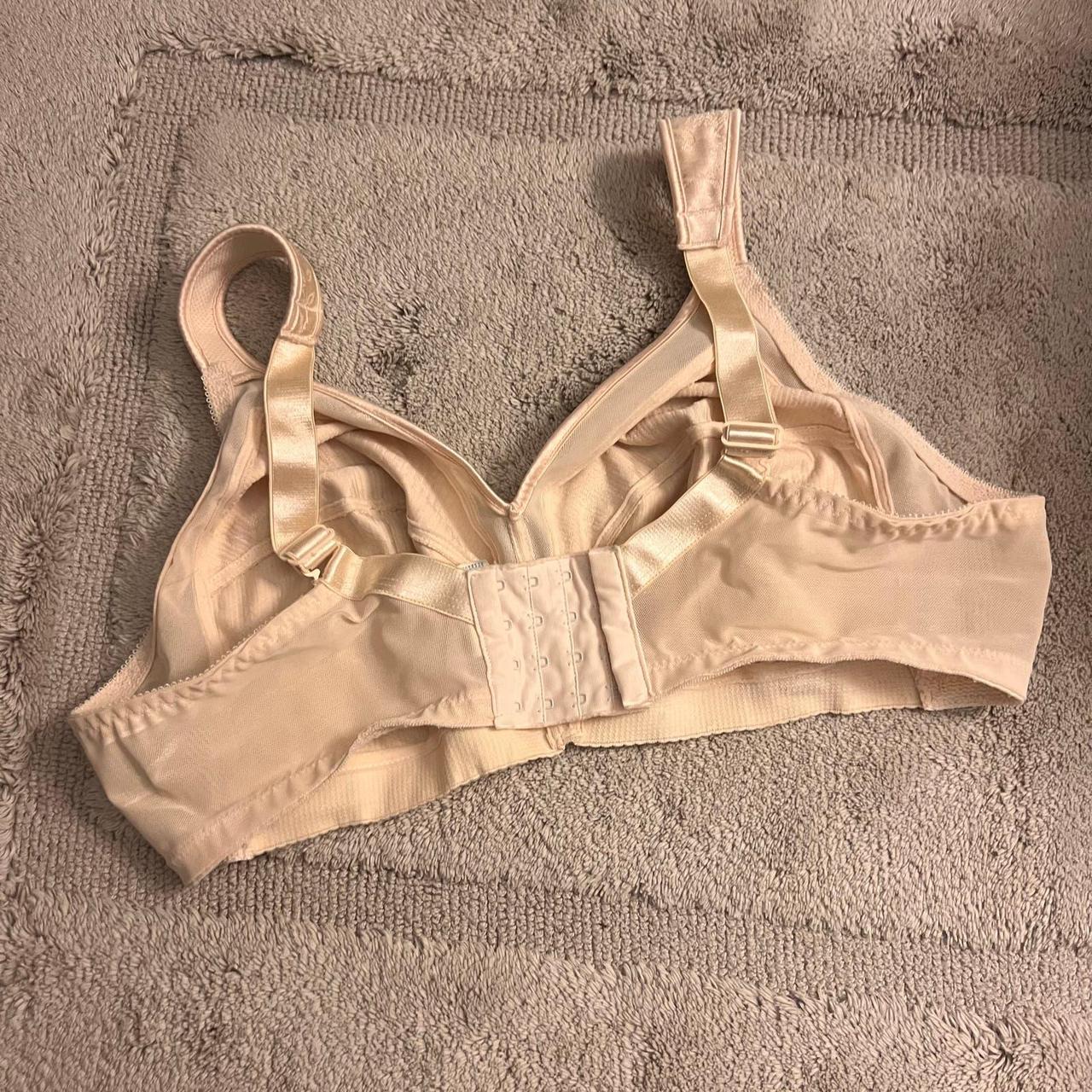 No underwire Brand: Playtex Size: 42C #plussize - Depop