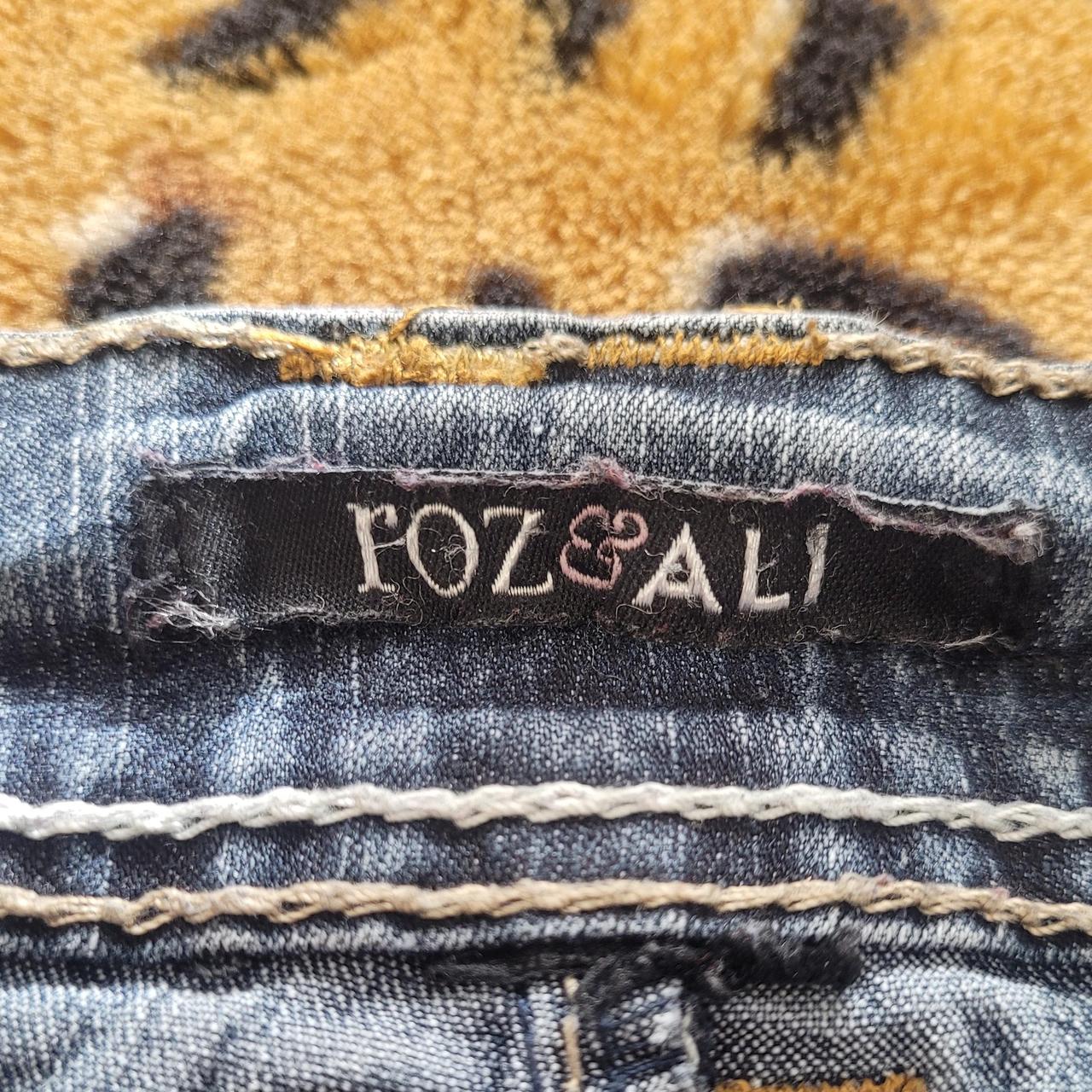 Foz + Ali Highwaisted Bootcut Jeans A bit worn but... - Depop