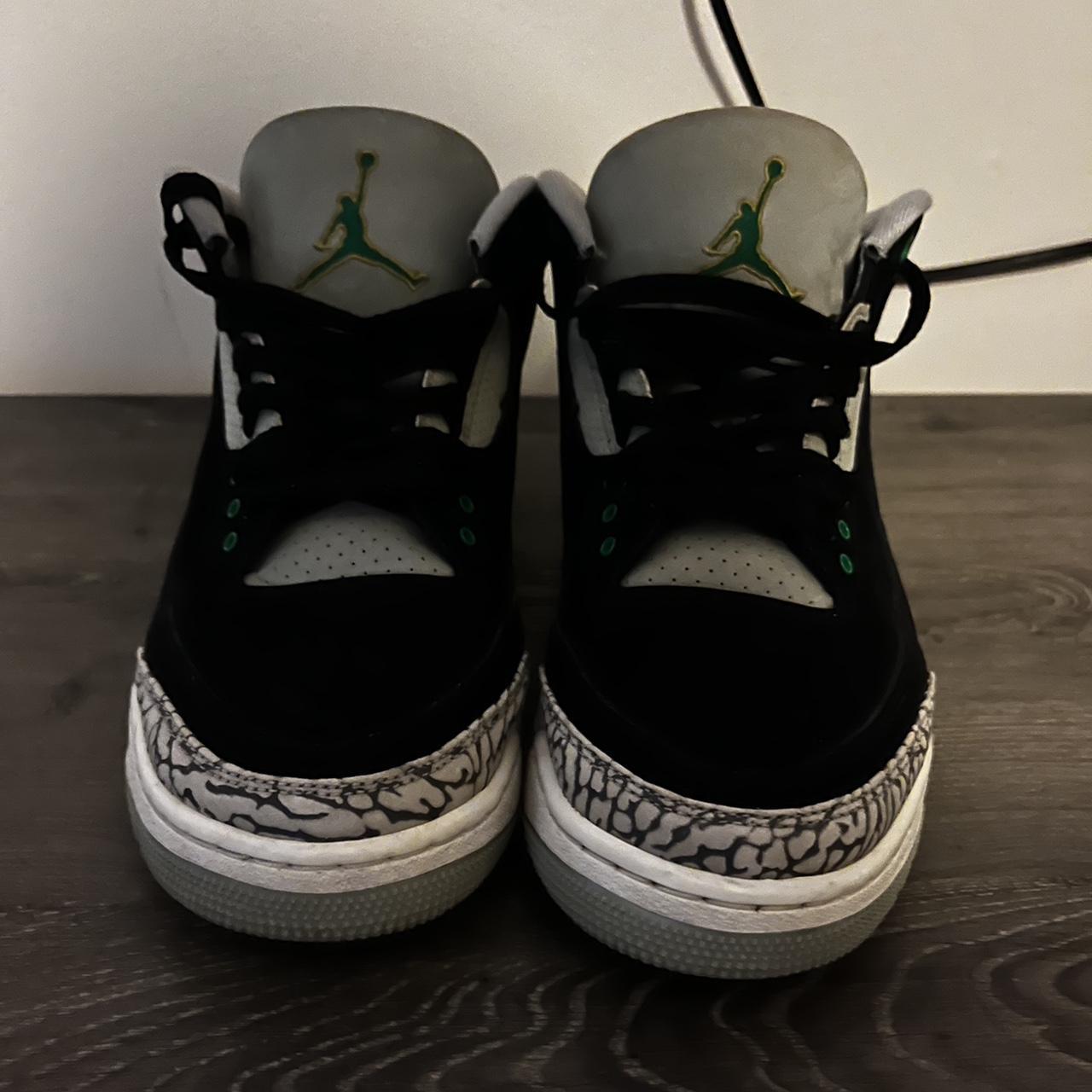 pine green 3s only worn 2 times - Depop
