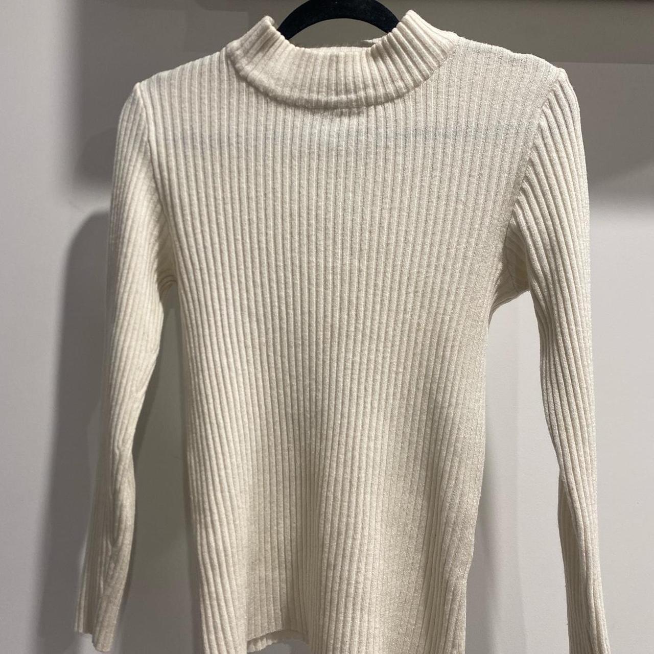 Women’s white ribbed turtleneck Size: M Brand: CKM - Depop