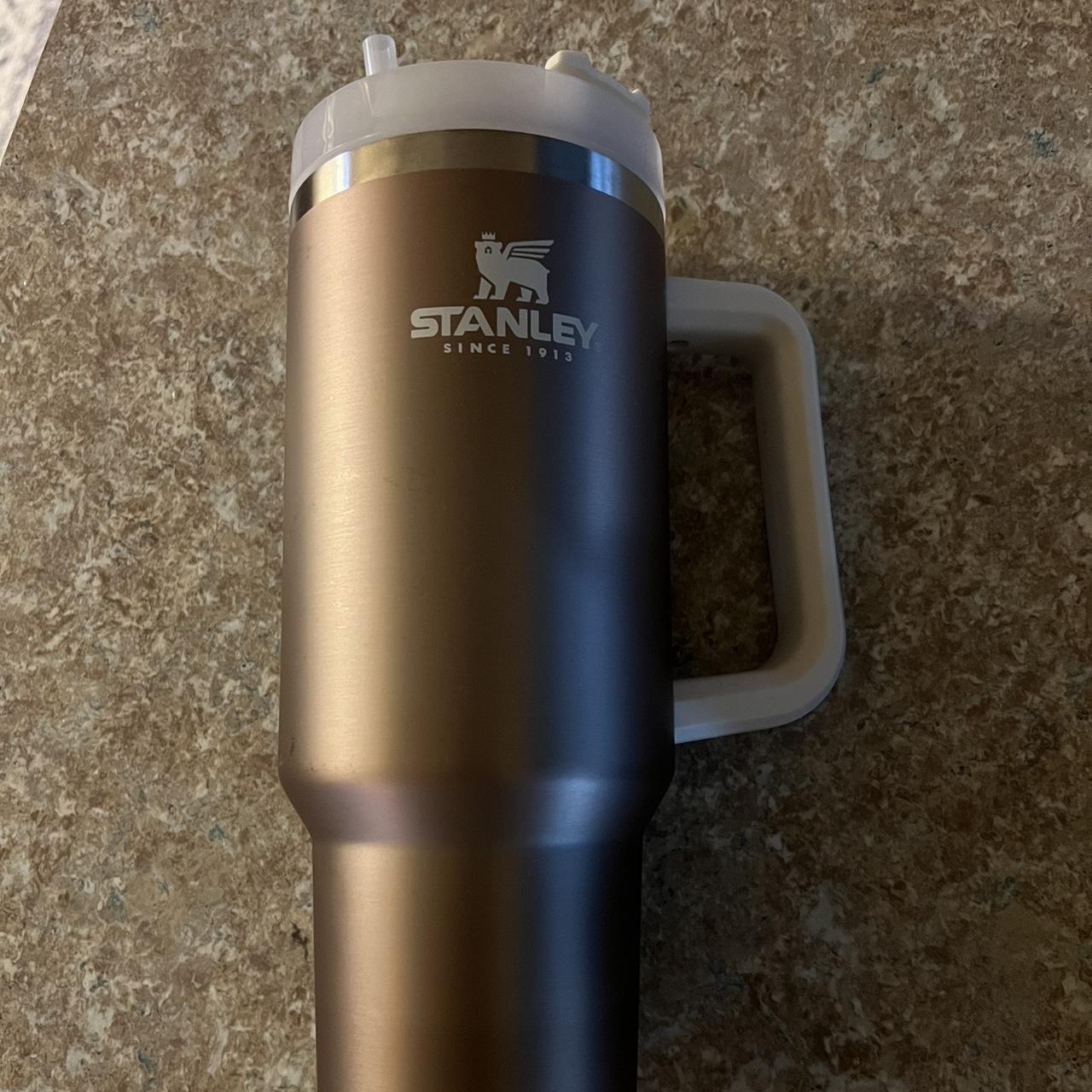 40 oz copper stanley only used once - Depop