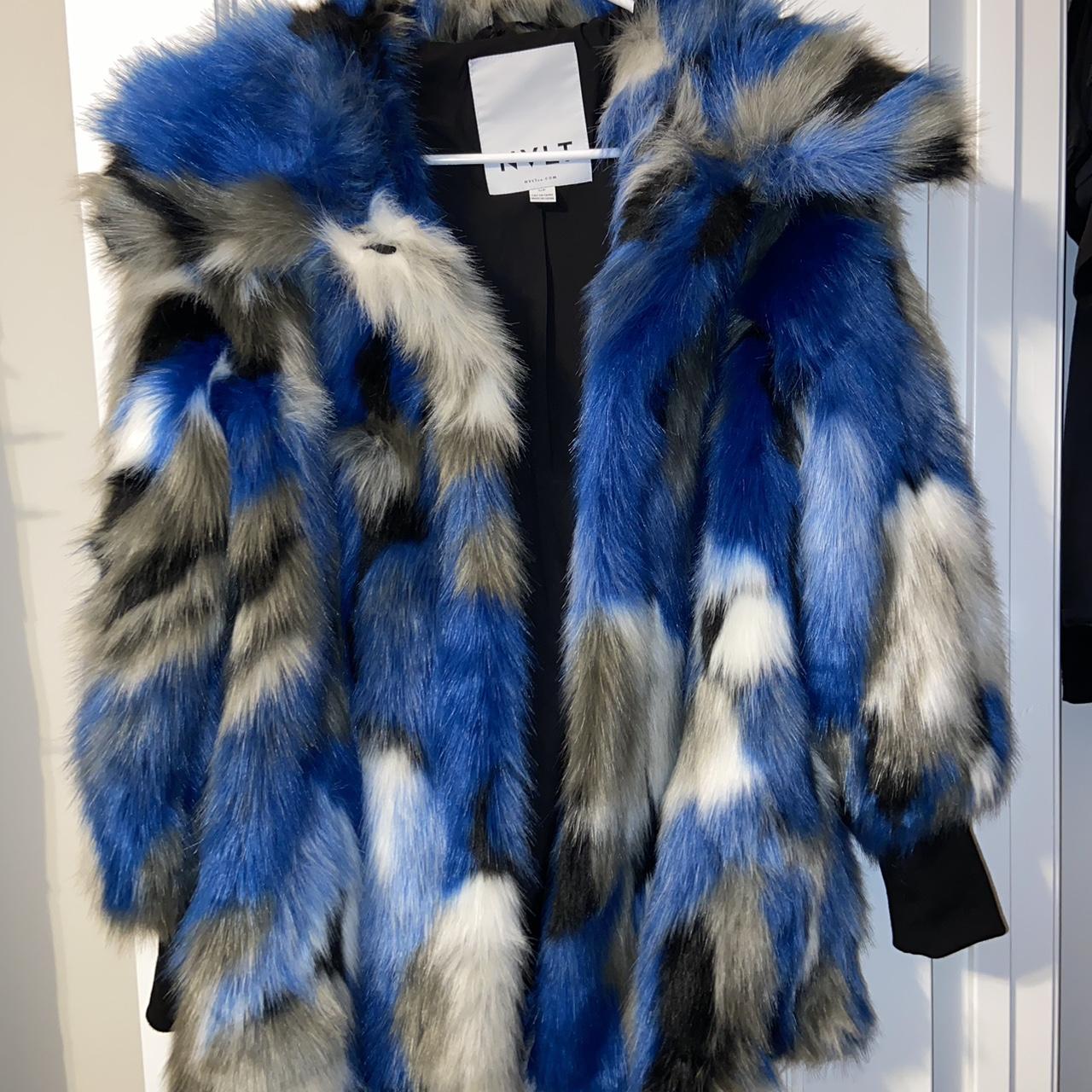 Big furry blue coat #winter #furrycoat #NVLT #bundleup - Depop