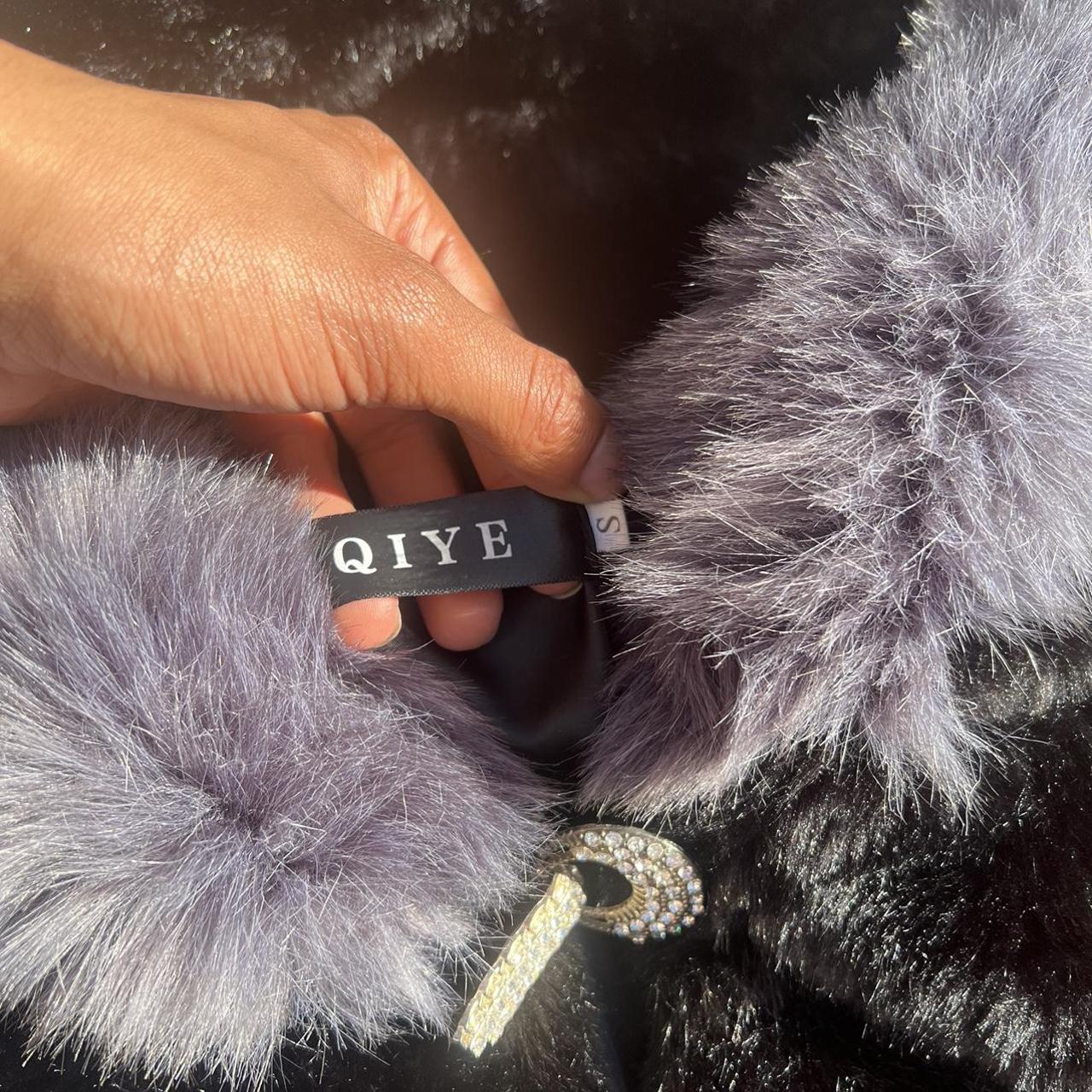 QIYE fur coat Never worn since I’ve purchased it... - Depop