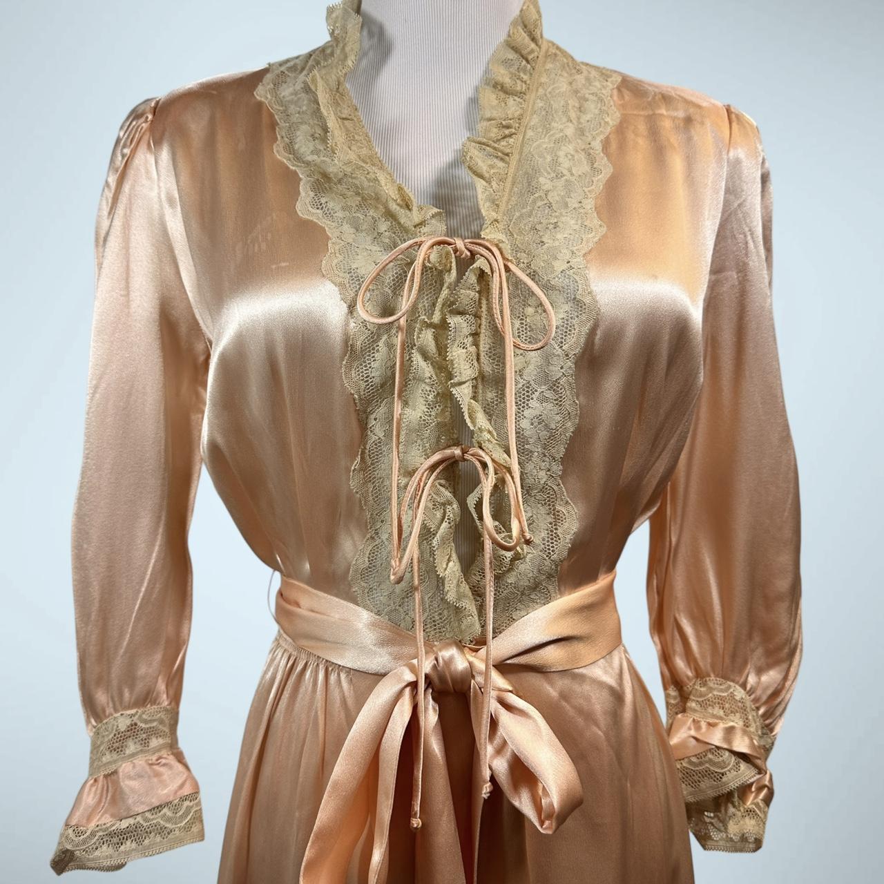 🙏 Thank you for clicking our VTG 40’s TULA Hollywood... - Depop