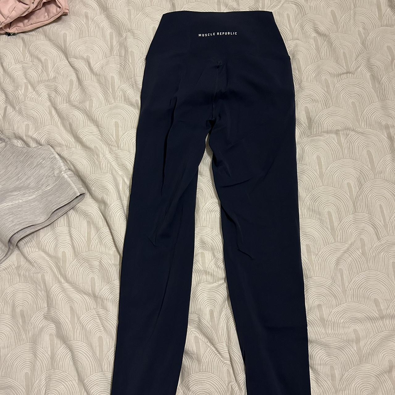 Muscle republic 7/8 tights Navy blue Size XS - Depop