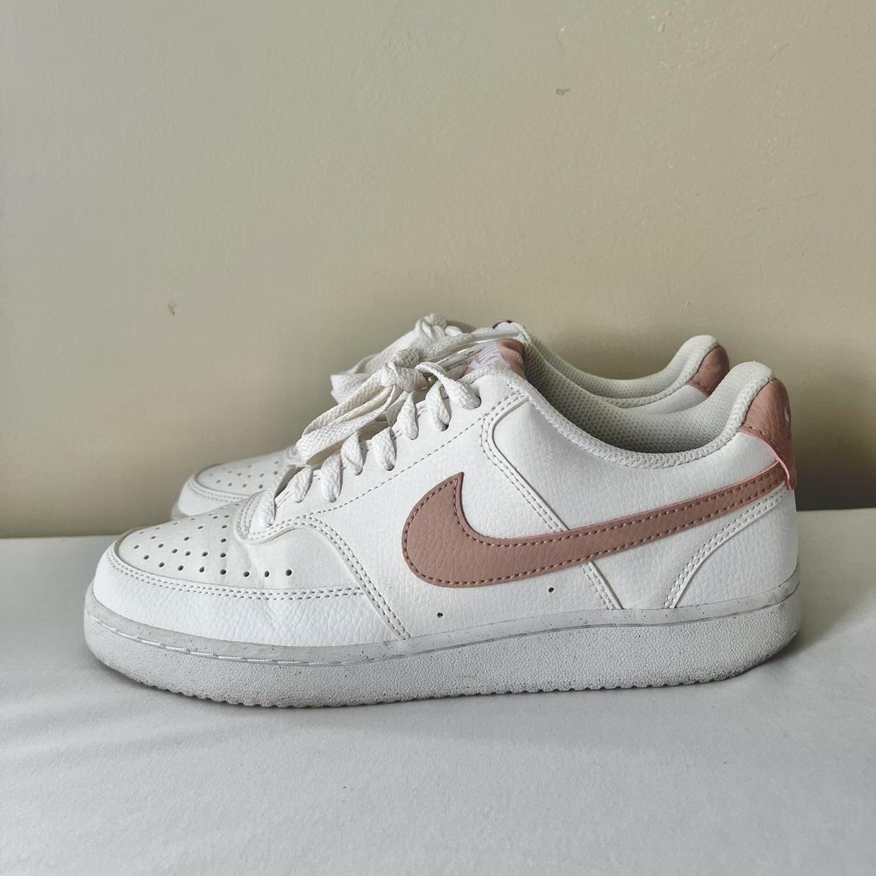 Nike courts Nike pink swoosh good condition -... - Depop