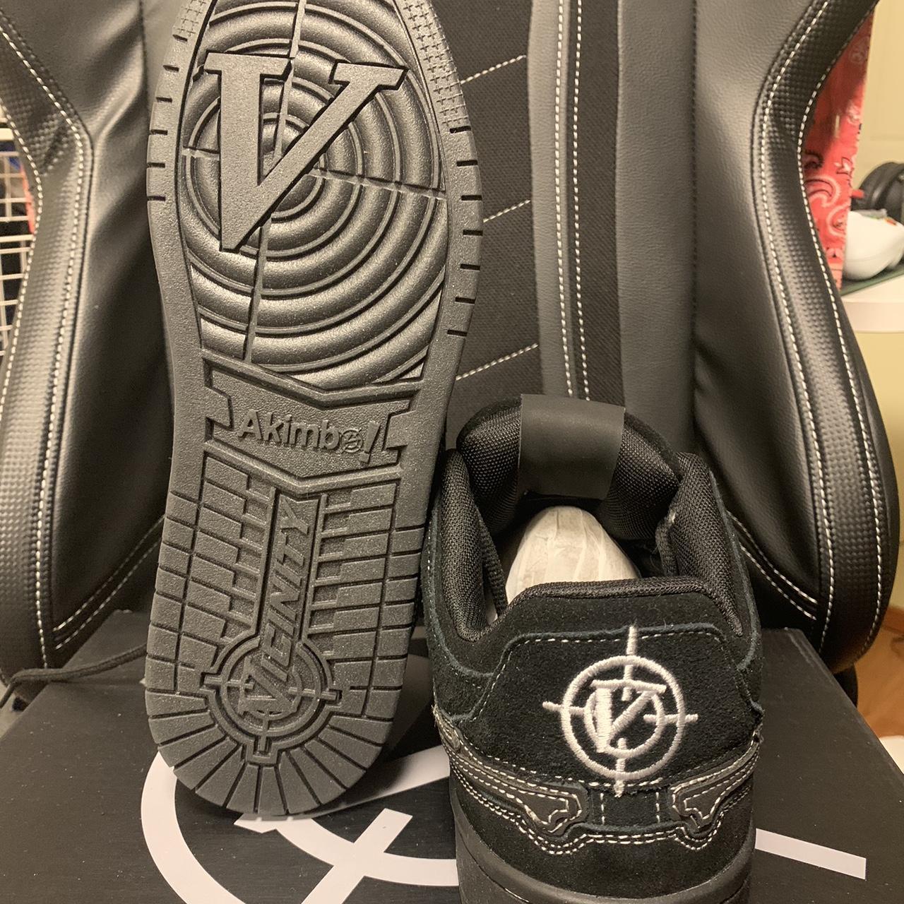Vicinity akimbo low ”black phantom” SIZE... - Depop