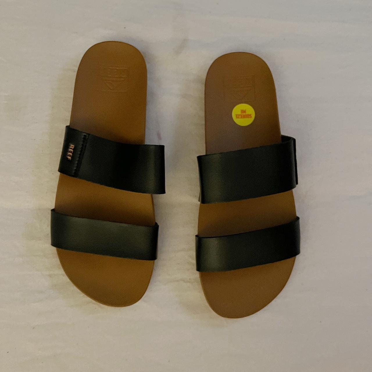 Reef Women's Tan and Black Slides | Depop
