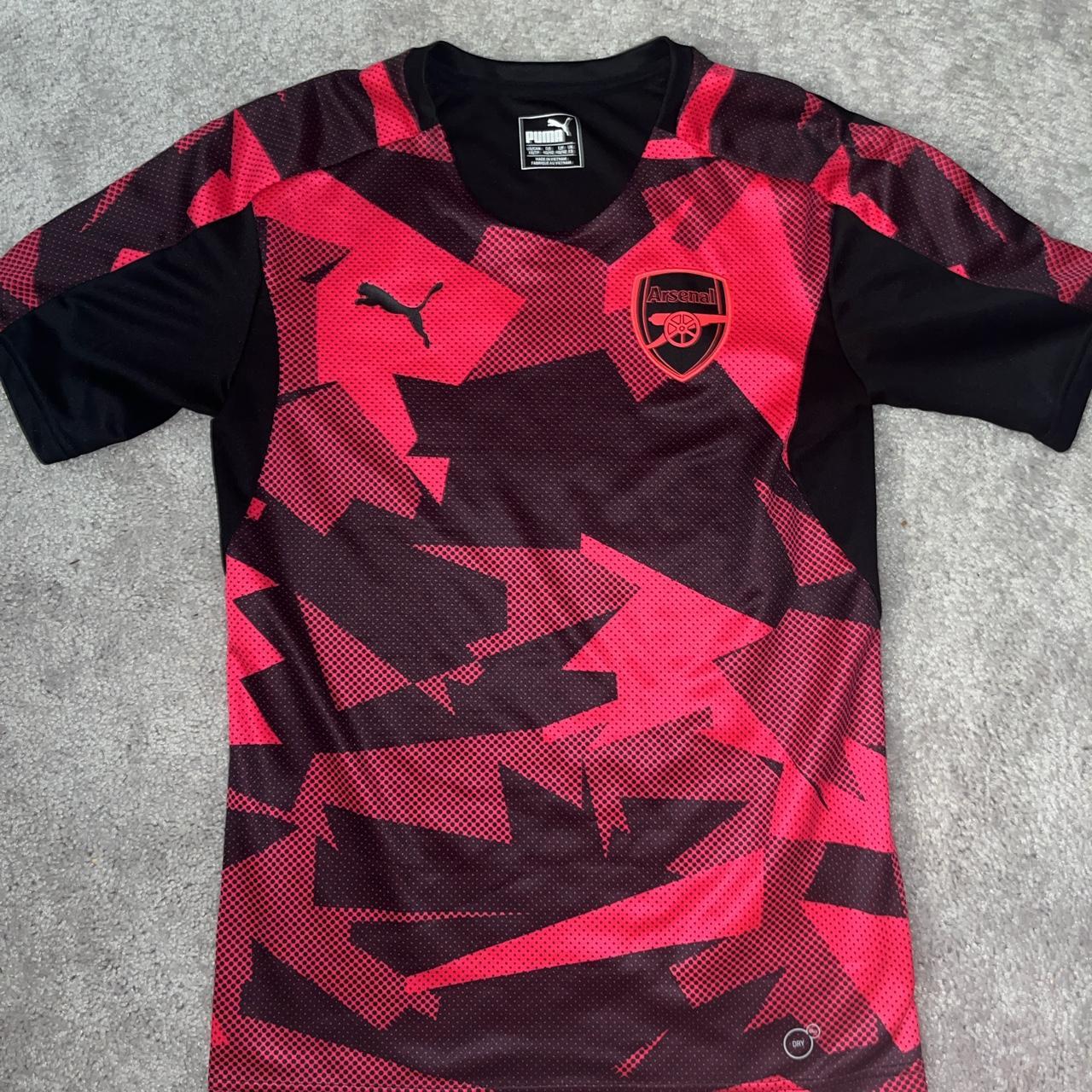 Puma arsenal warm up jersey - Depop