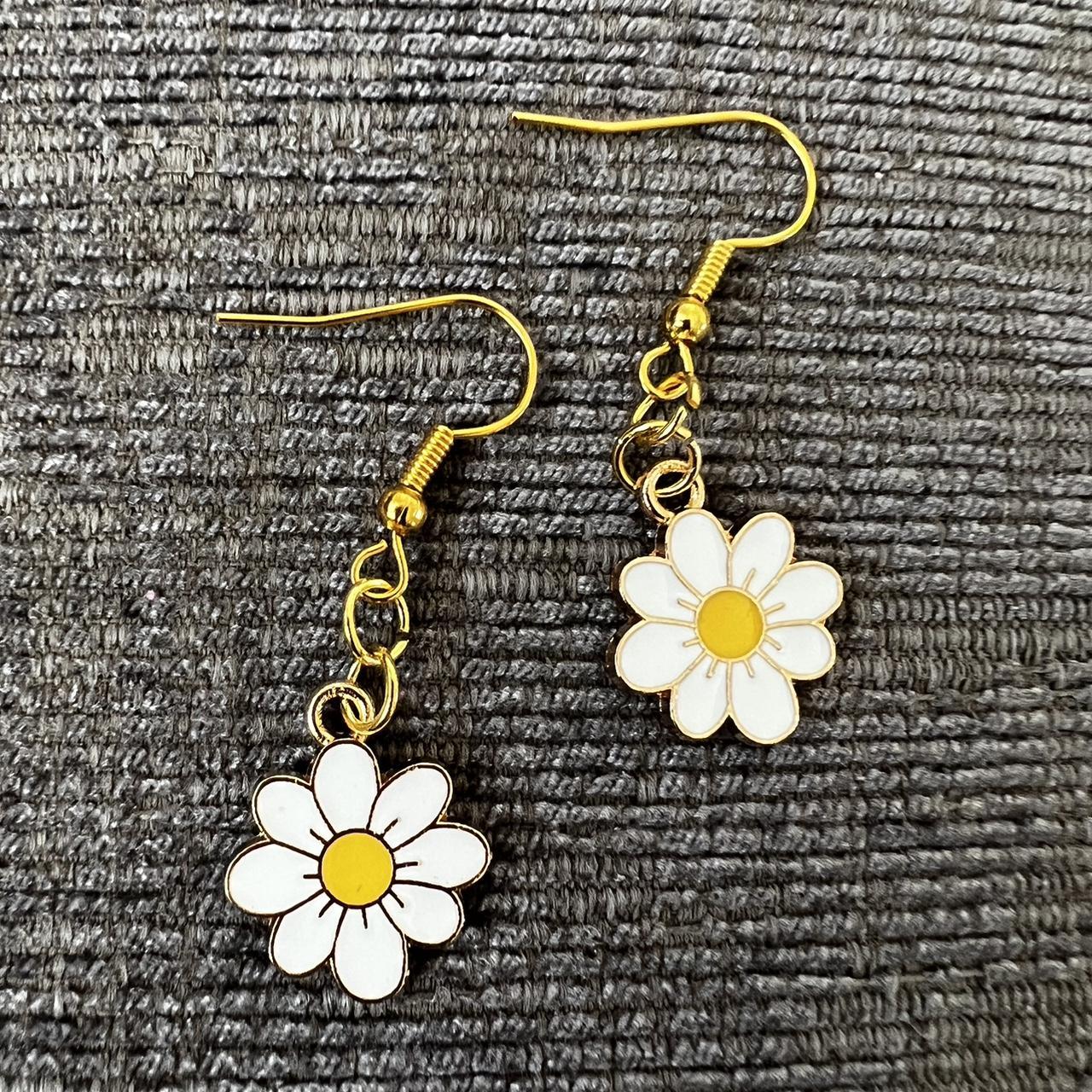 Daisy Earrings Handmade Daisy flower Earrings. New... - Depop