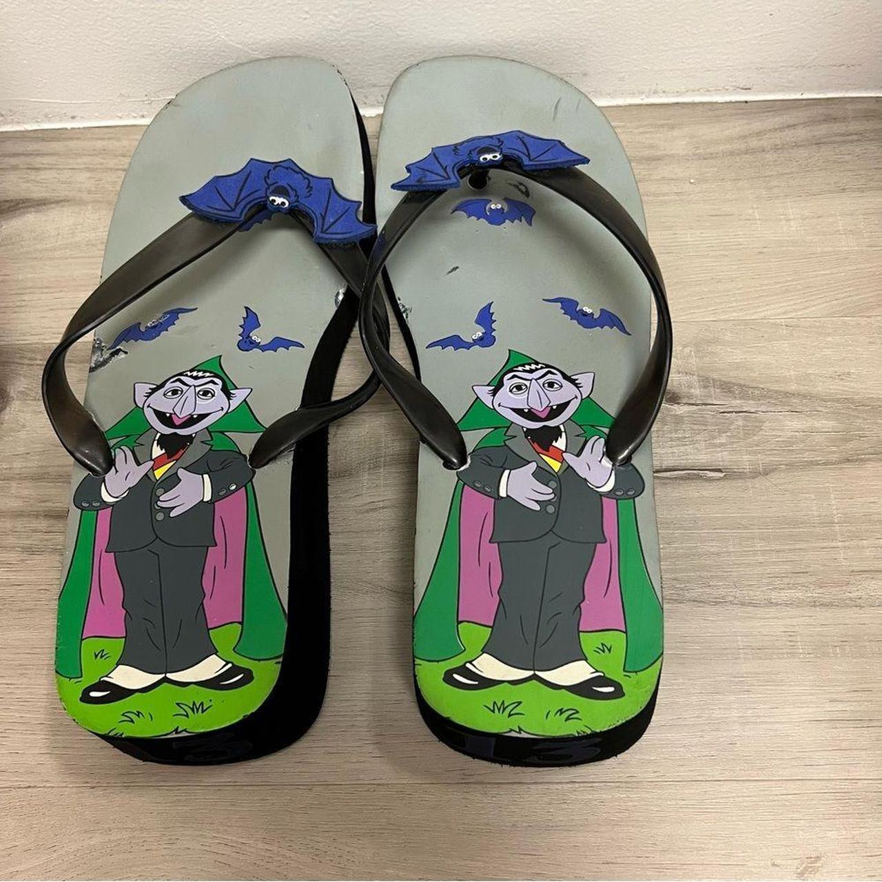 Hot Topic Women's Black and Grey Sandals | Depop