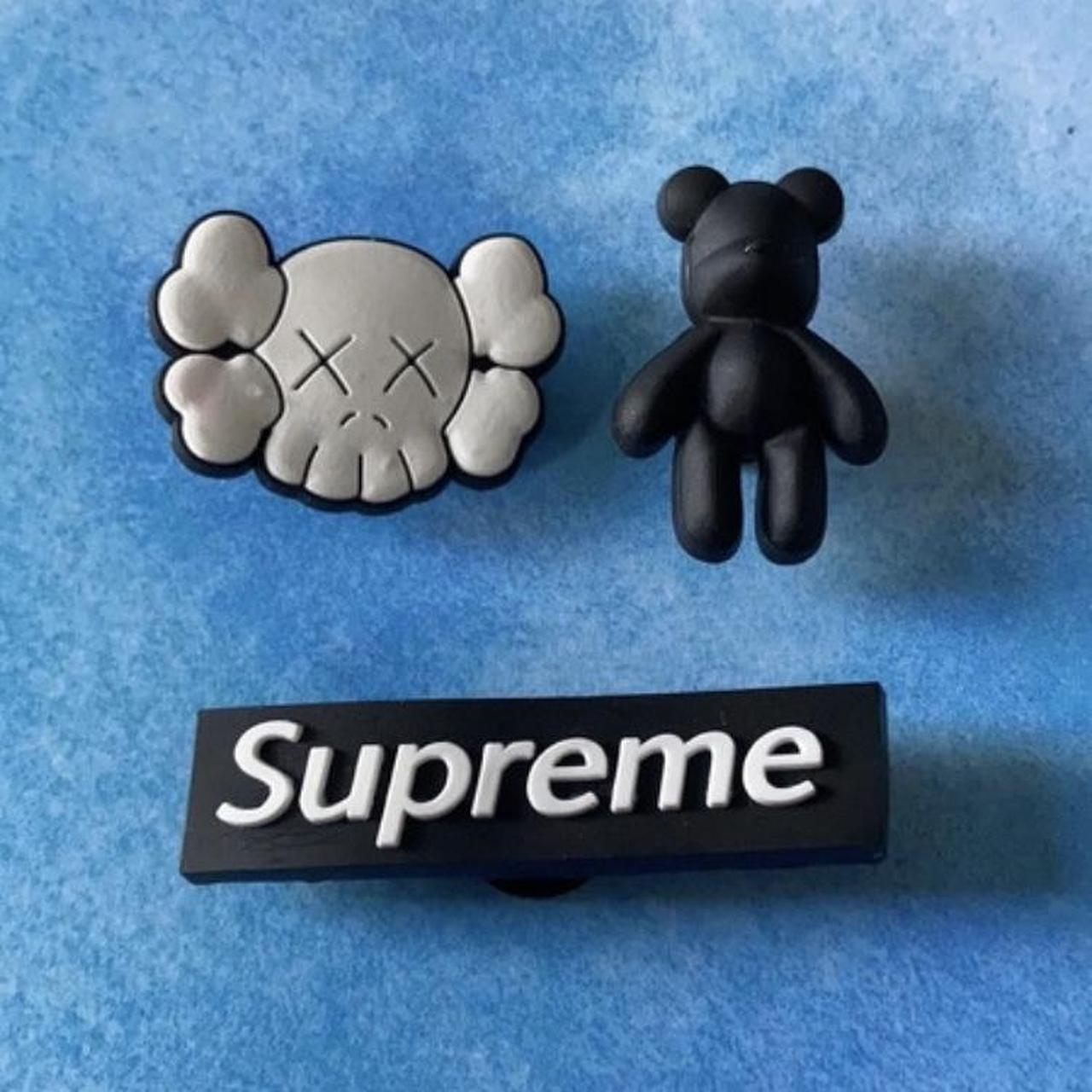 Set of three croc charms - Depop