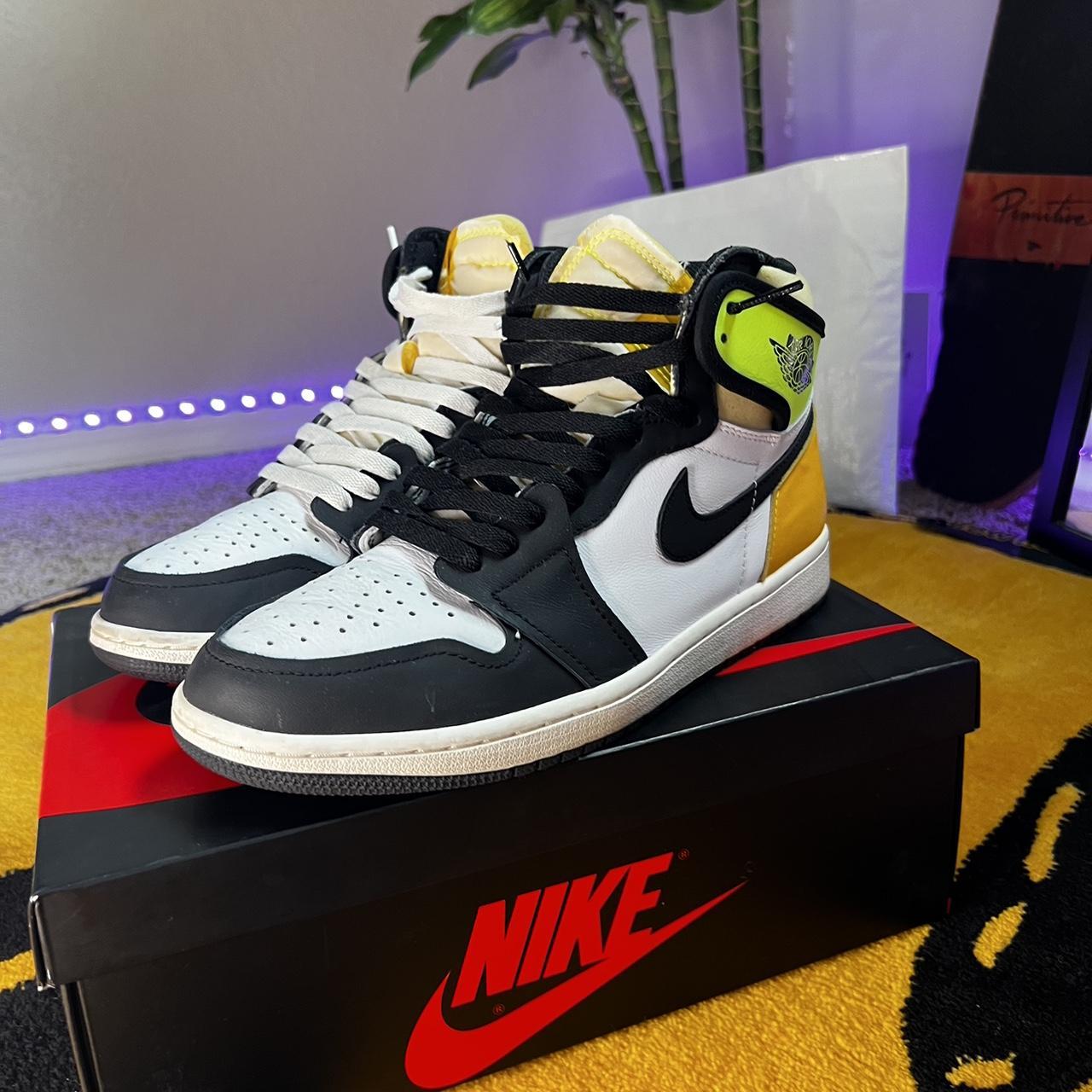 Jordan 1 volt ⚡️ Super clean Barely worn Has minor... - Depop