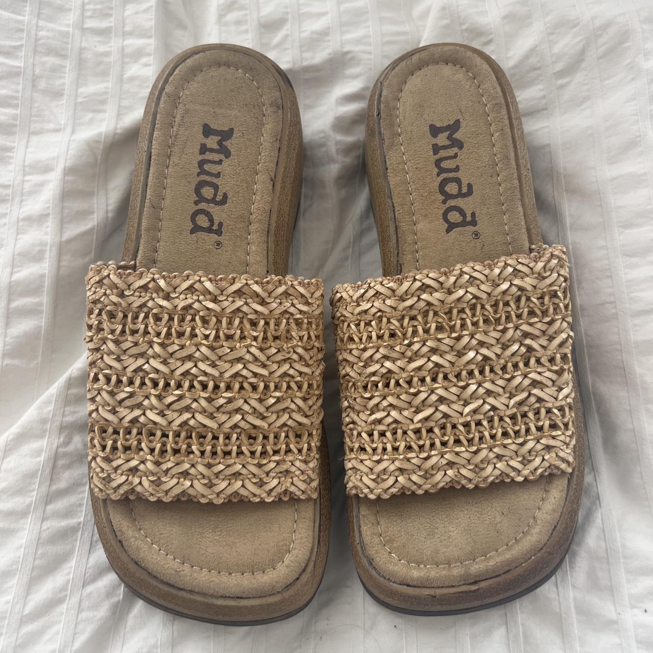 SUPER cute Vintage mudd raffia platform slides... - Depop