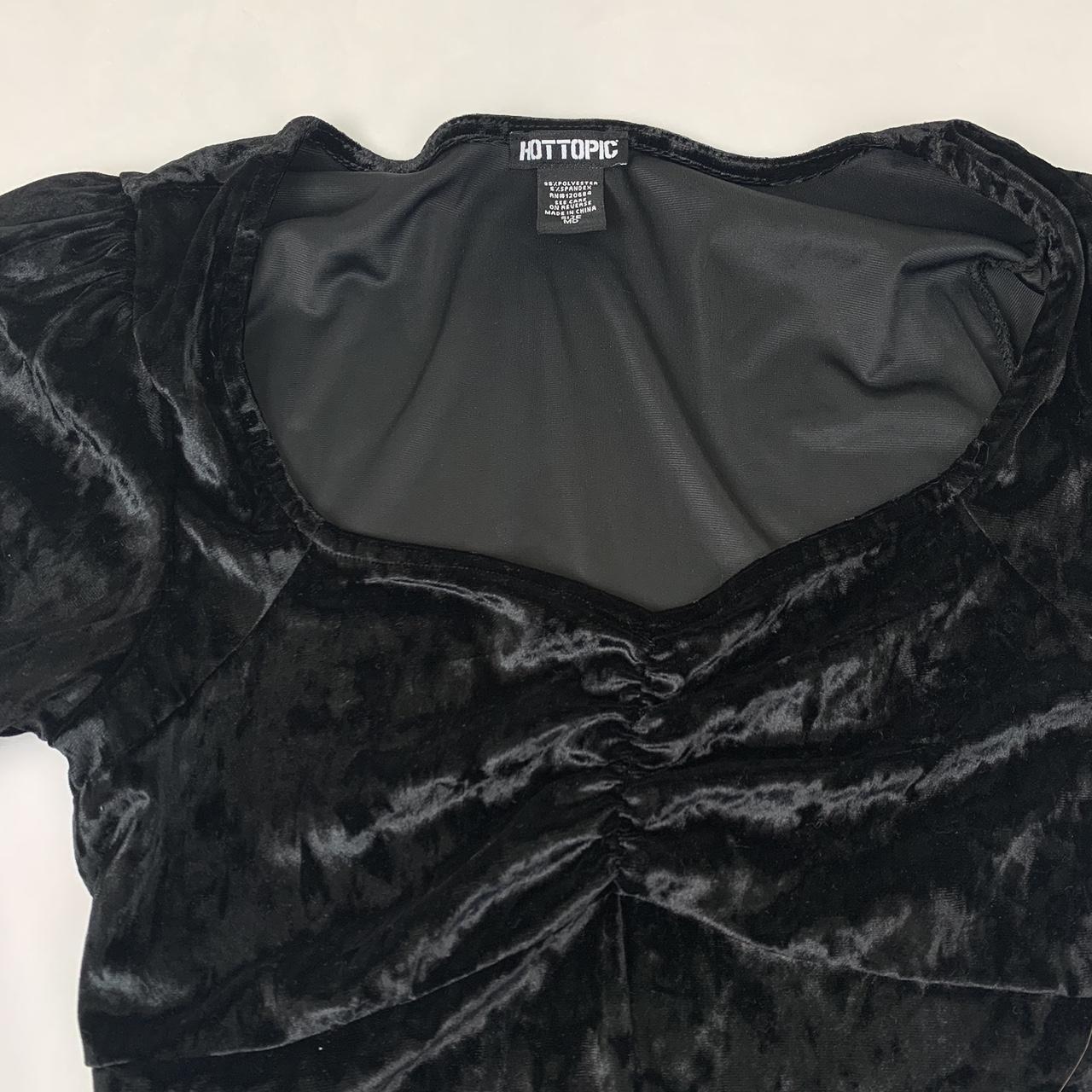 Hot Topic Women's Black Crop-top | Depop