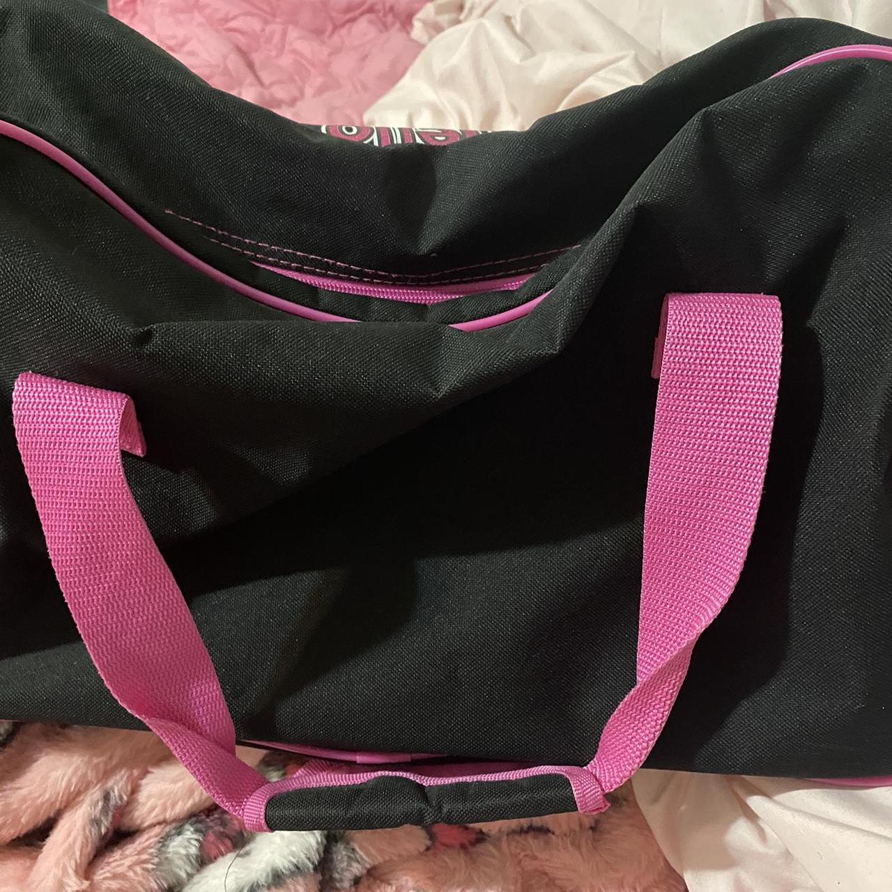Hello kitty gym bag or trip used twice no rips or tears - Depop