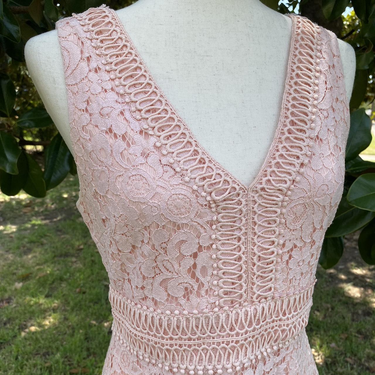 Really pretty Francesca’s peach lace with a gold... - Depop