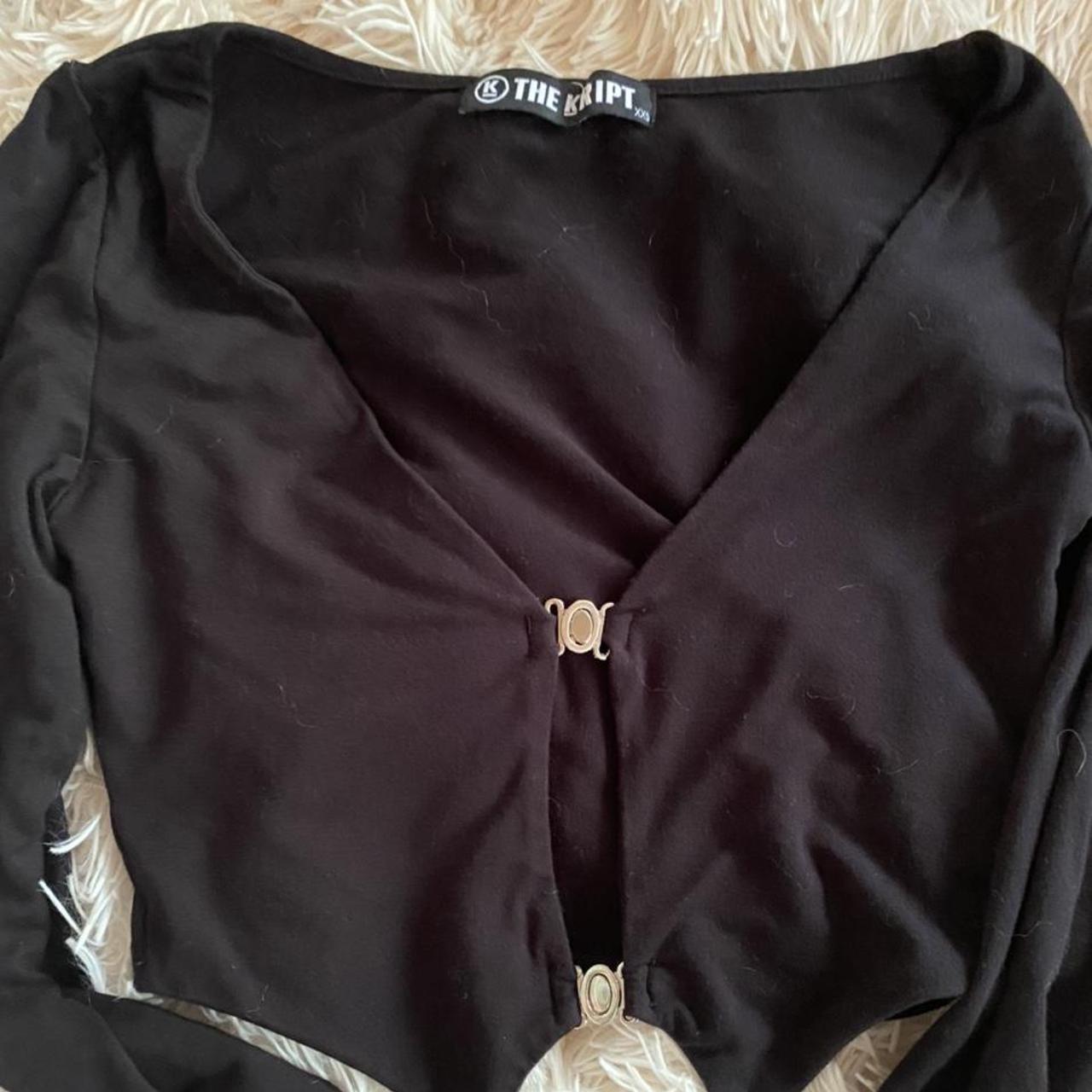 The Kript Women's Black and White Crop-top | Depop