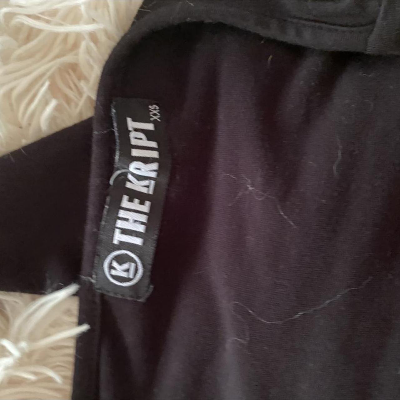 The Kript Women's Black and White Crop-top | Depop