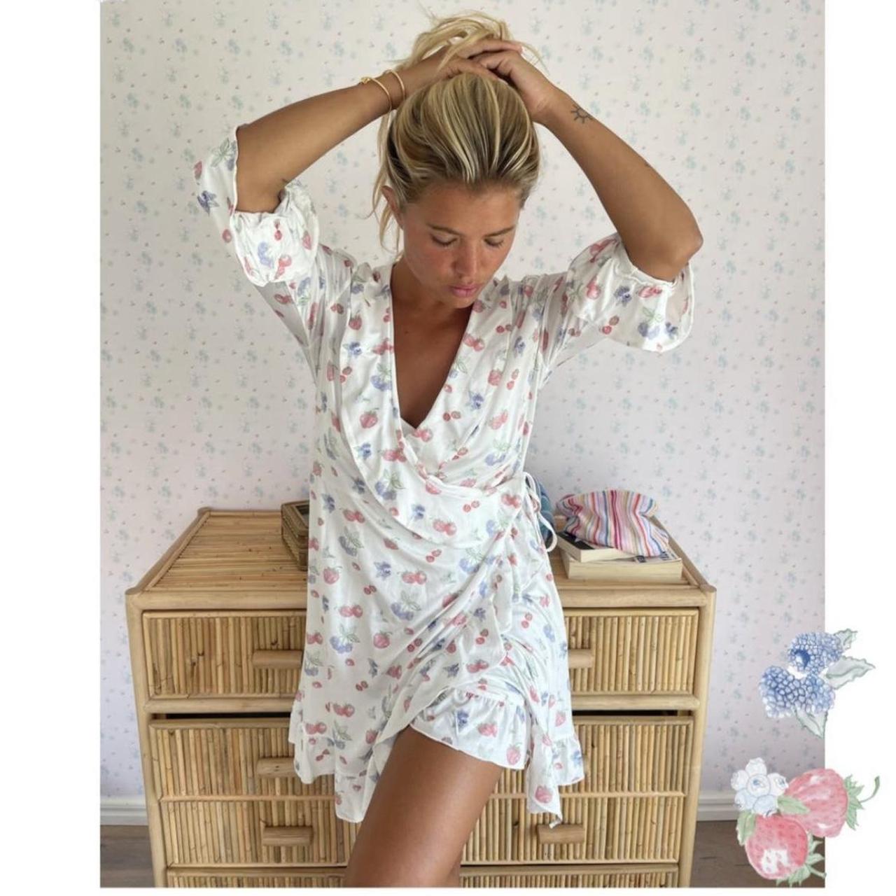 Go Slow Robe Summer Berries S NWT Exclusive to NYC... - Depop