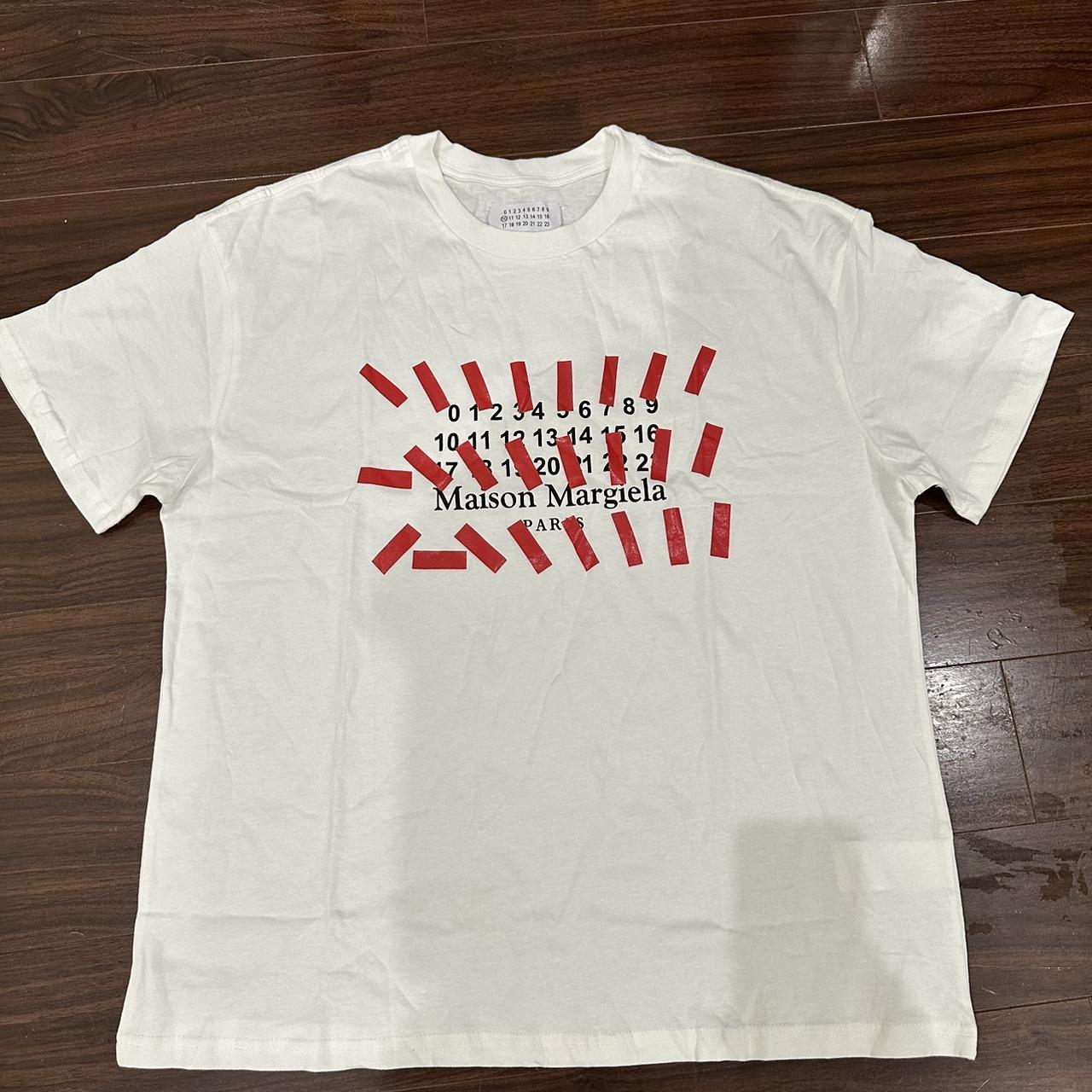 Maison Margiela Men's White and Red T-shirt | Depop