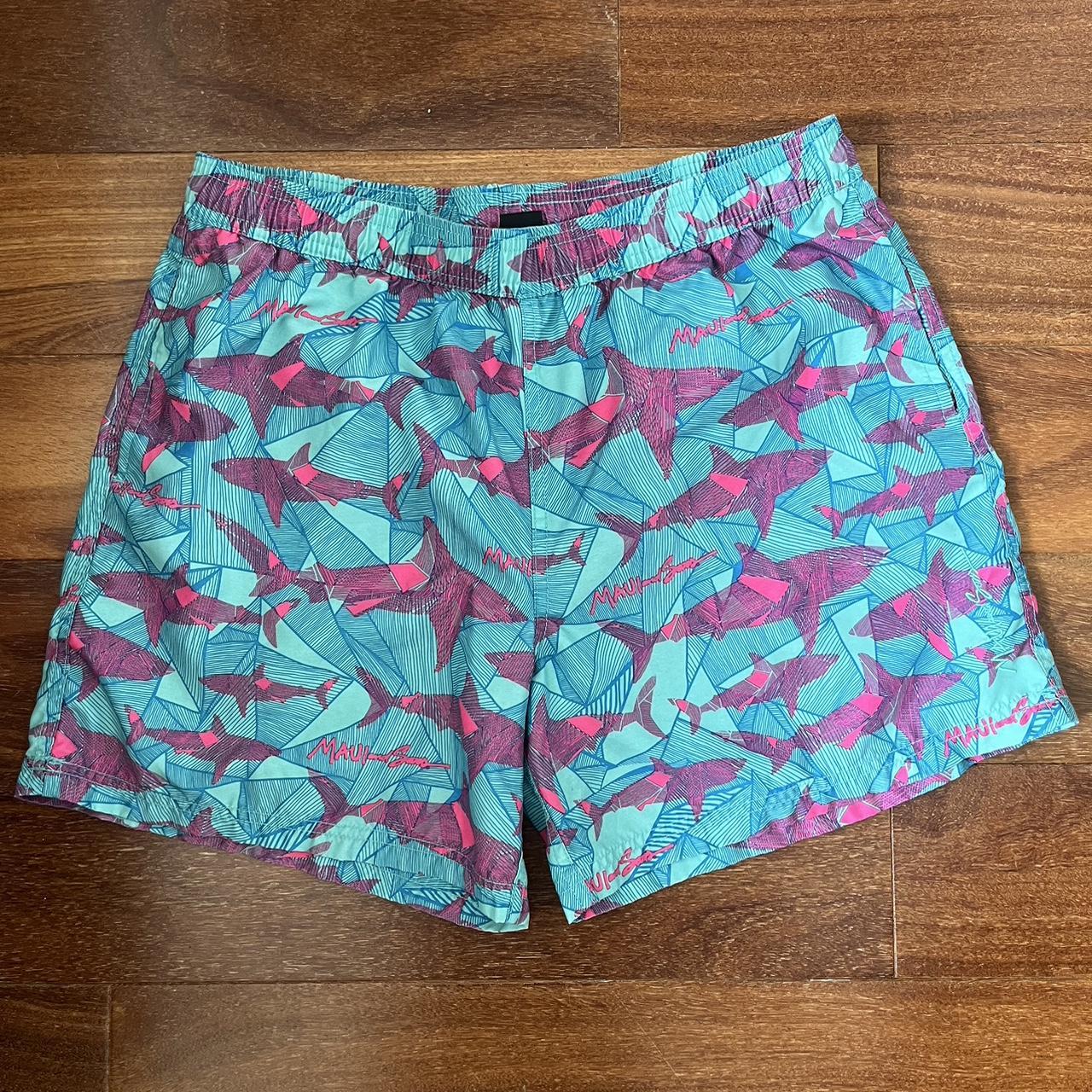 Mens Maui swim shorts Size: Medium - Depop
