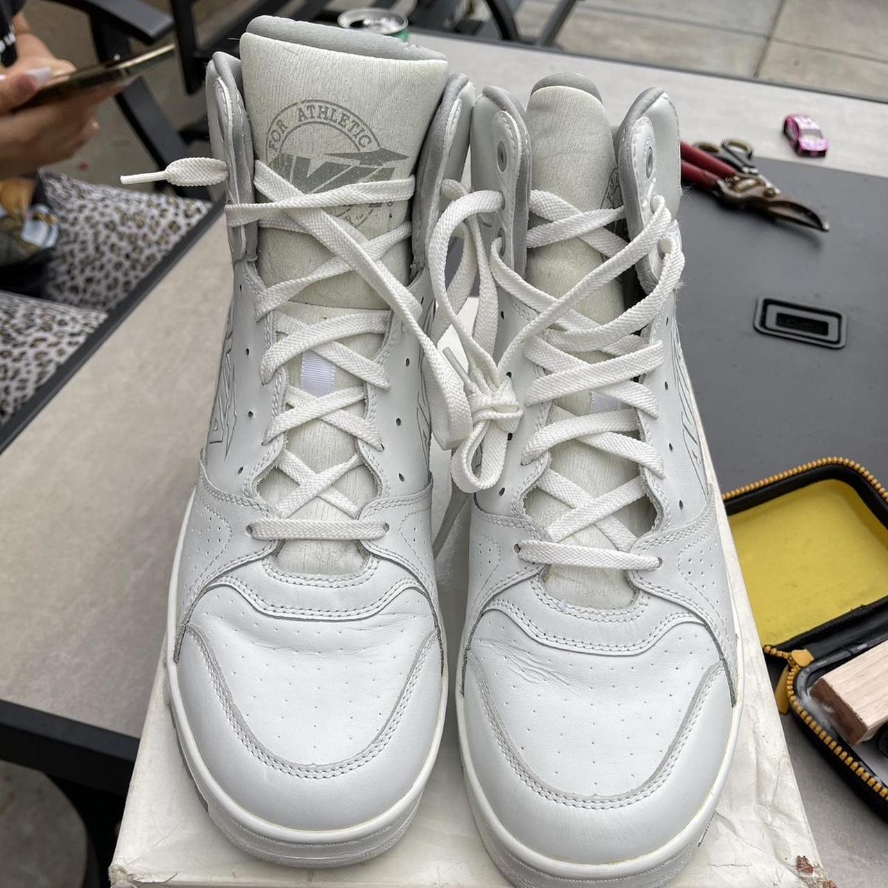 Avia 828 Used and some flaws due to age Size 12 - Depop