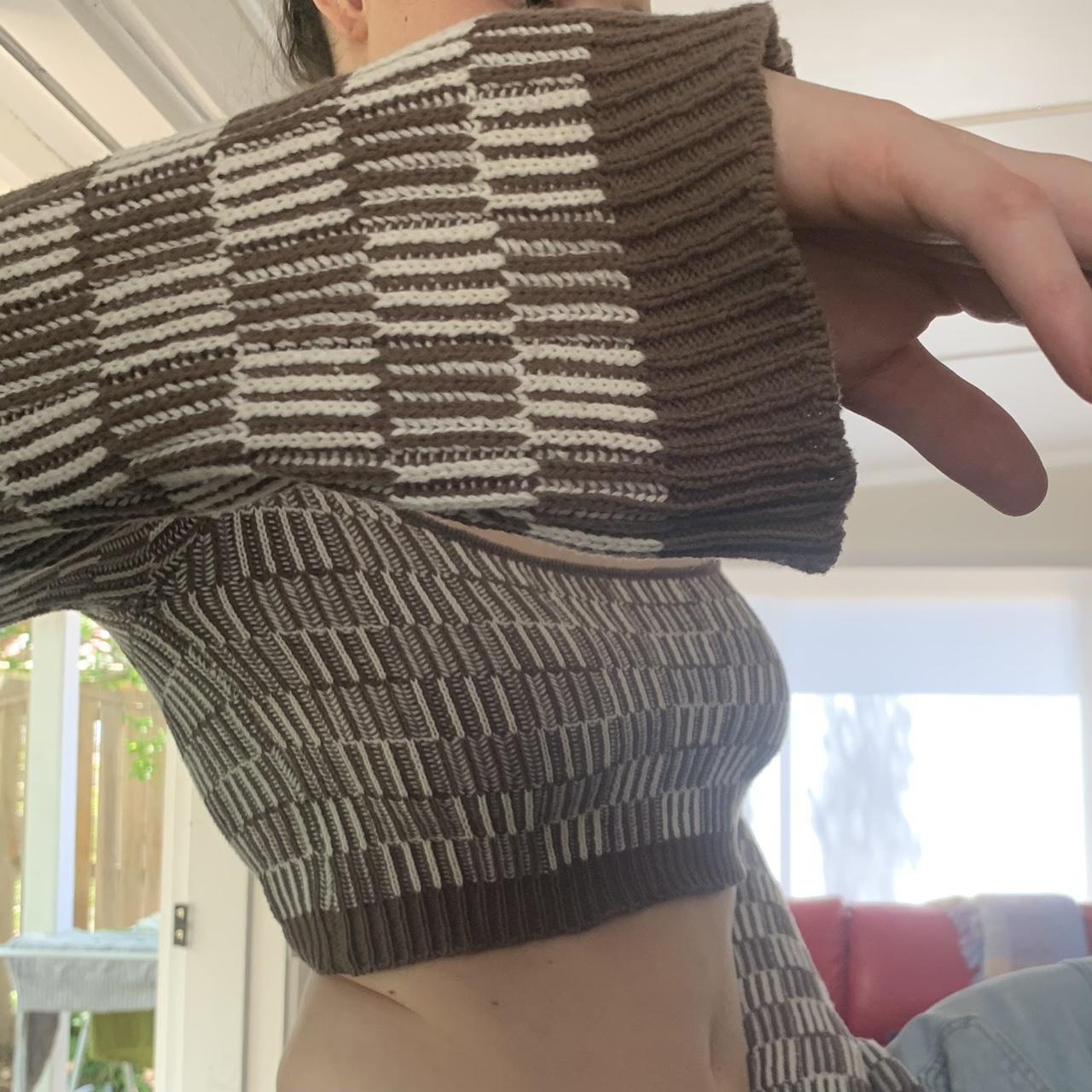 Glassons Long sleeve scoop neck crotchet crop top-... - Depop