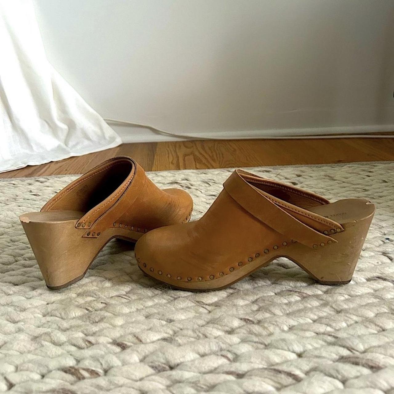 Isabel Marant Women's Tan Clogs | Depop