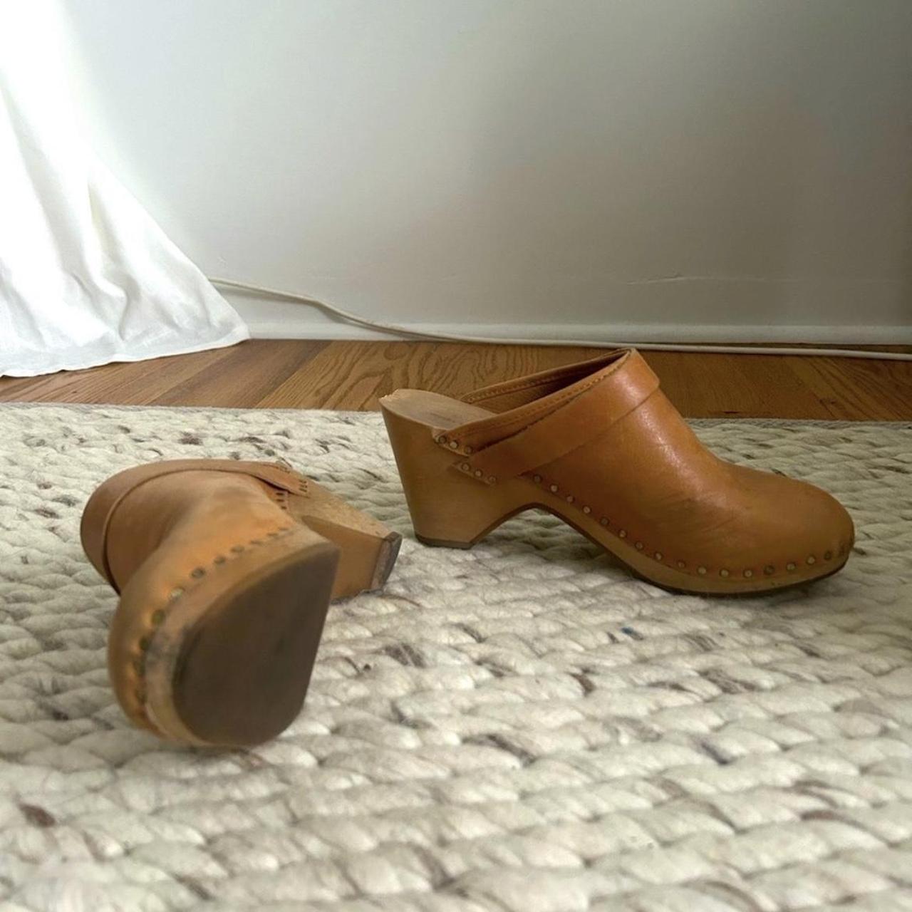 Isabel Marant Women's Tan Clogs | Depop