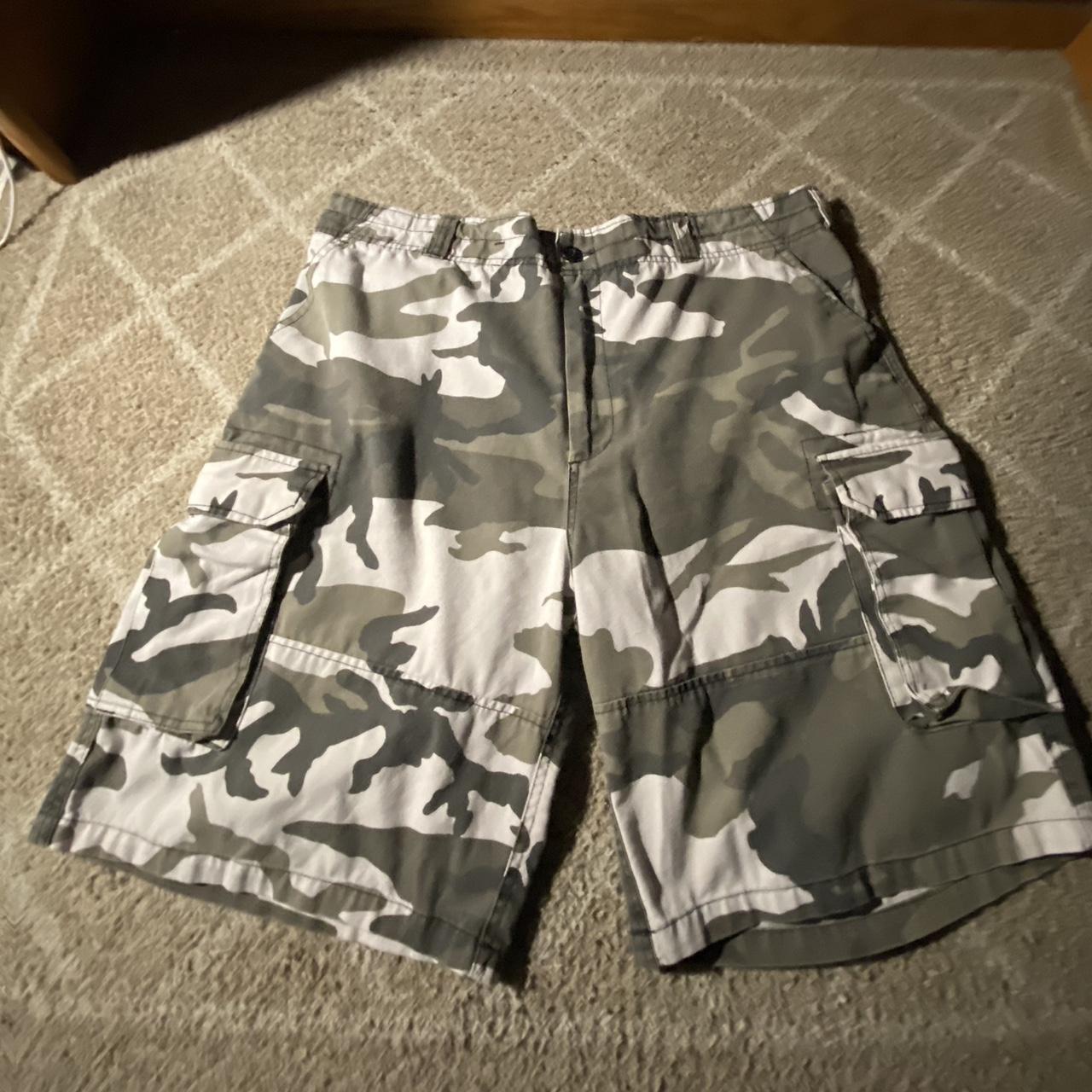Y2K camo shorts Pretty dope pair No noticeable... - Depop