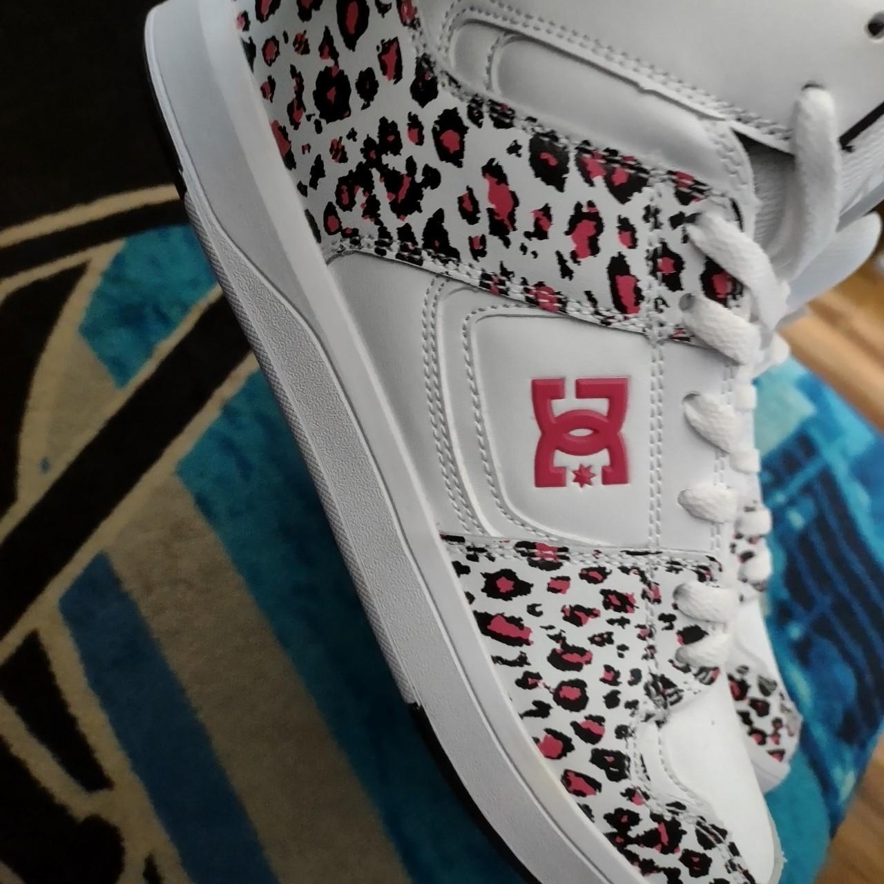 DC Shoes Women's White and Pink Trainers | Depop