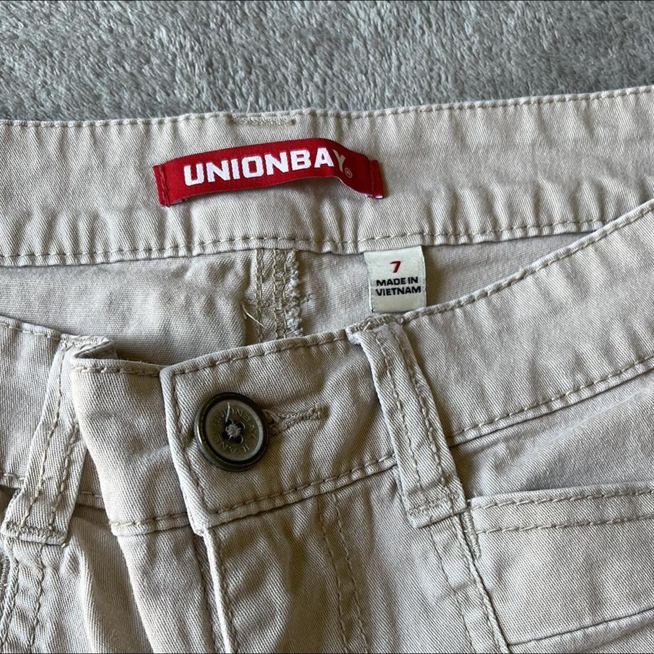 Union Bay Cargo Shorts Size 7 Great condition and... - Depop